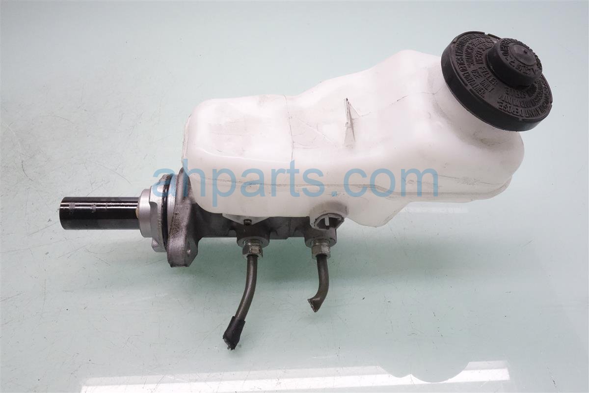 Sold 2018 Toyota Corolla Brake Master Cylinder W/resevoir 47201-02660
