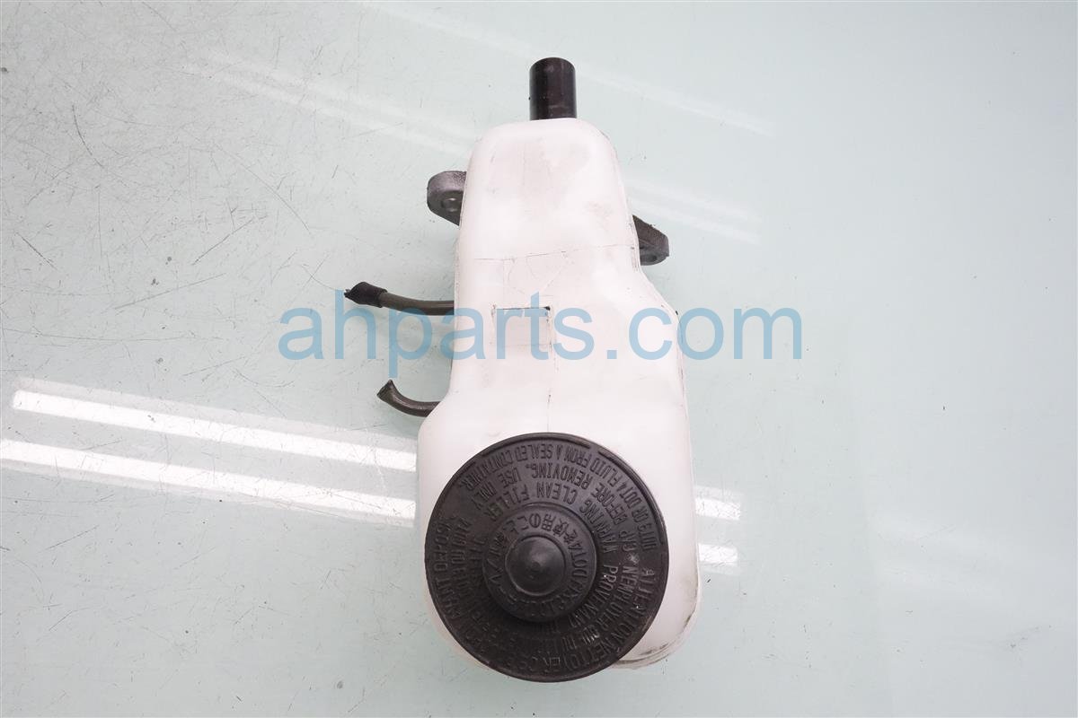 Sold 2018 Toyota Corolla Brake Master Cylinder W/resevoir 47201-02660