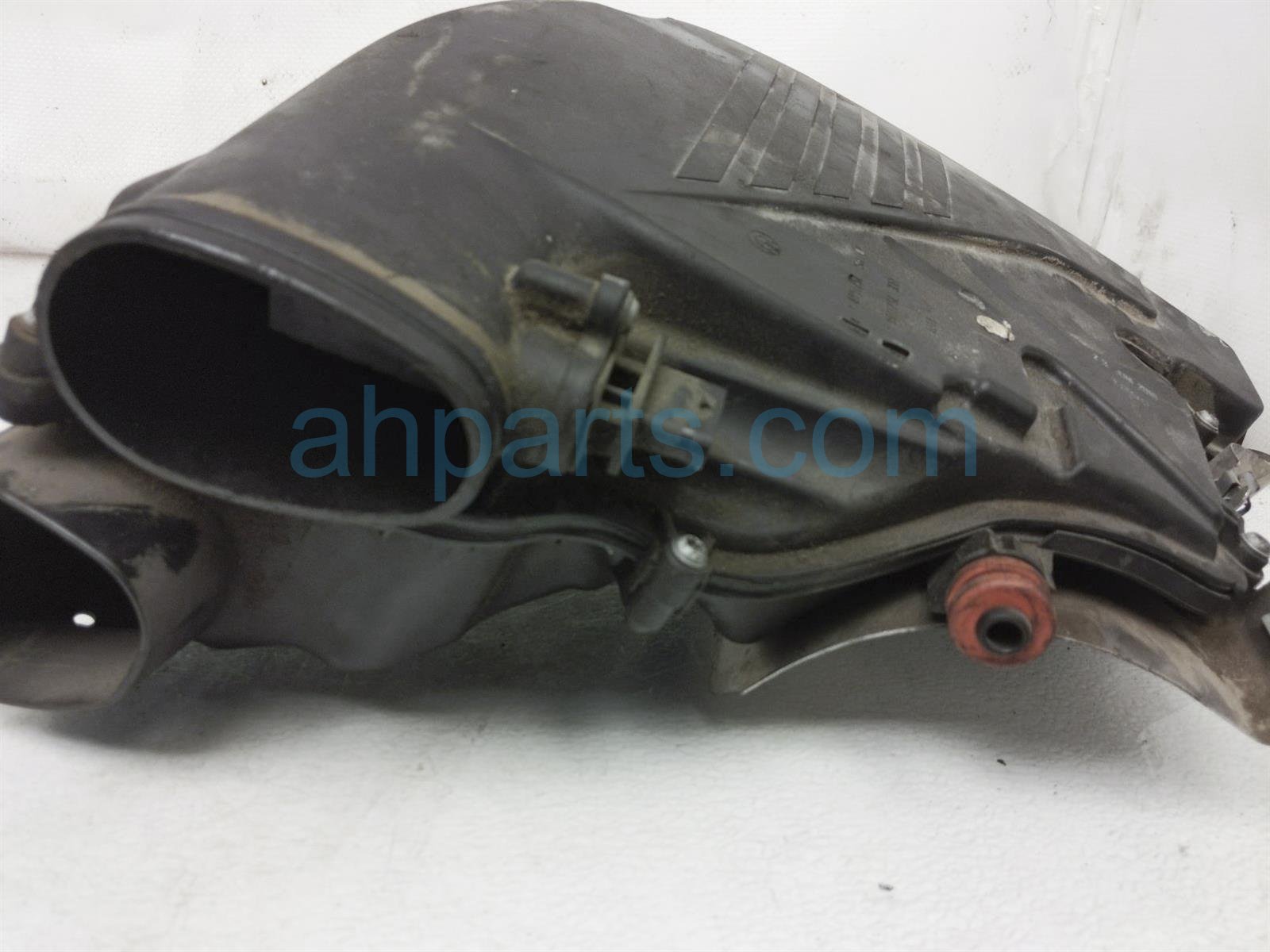 Sold 2011 BMW 550i Right Air Cleaner Intake Box 13-71-7-577-466,