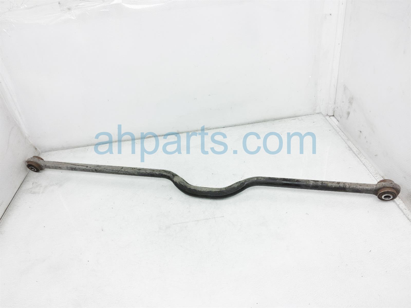 Sold 2016 Jeep Wrangler Stabilizer / Sway Rear Track Bar 52060024AE