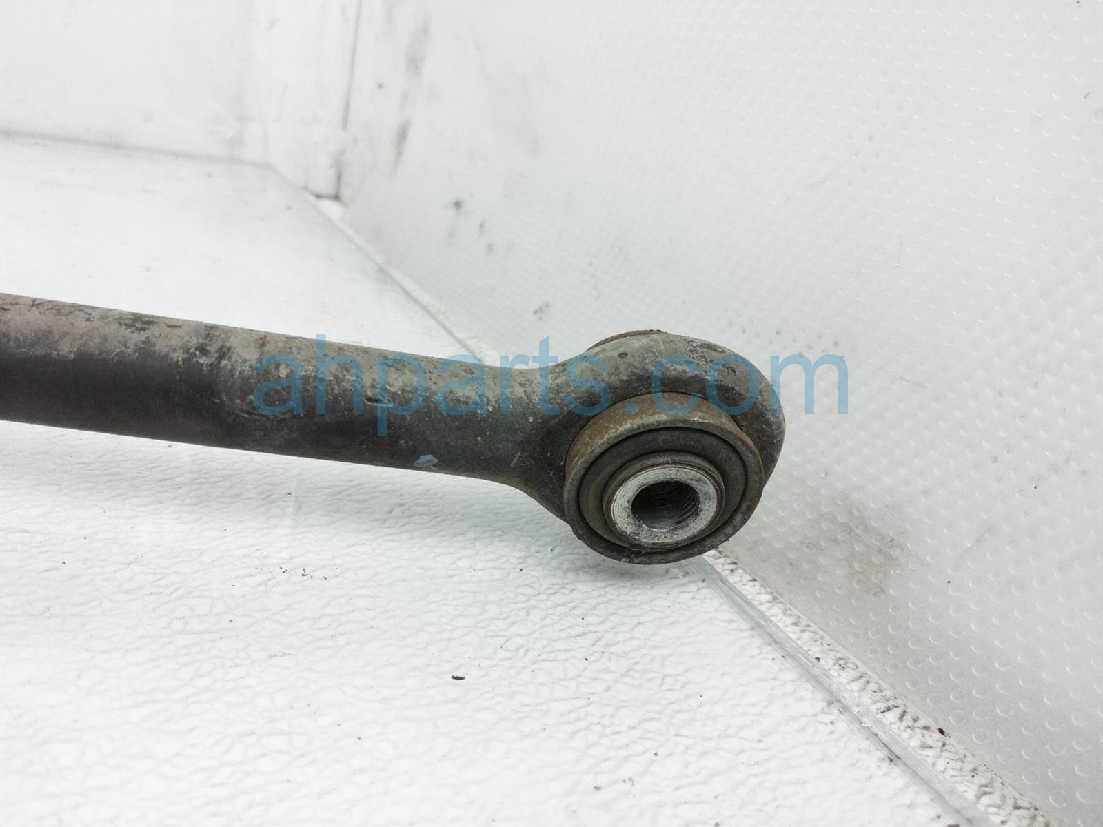 Sold 2016 Jeep Wrangler Stabilizer / Sway Rear Track Bar 52060024AE