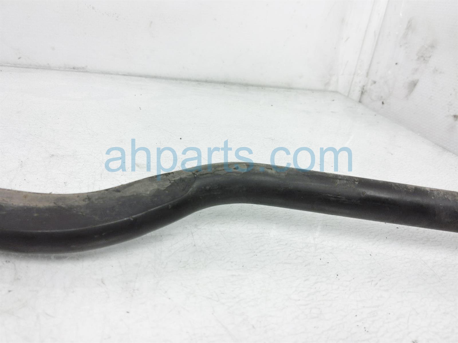 Sold 2016 Jeep Wrangler Stabilizer / Sway Rear Track Bar 52060024AE