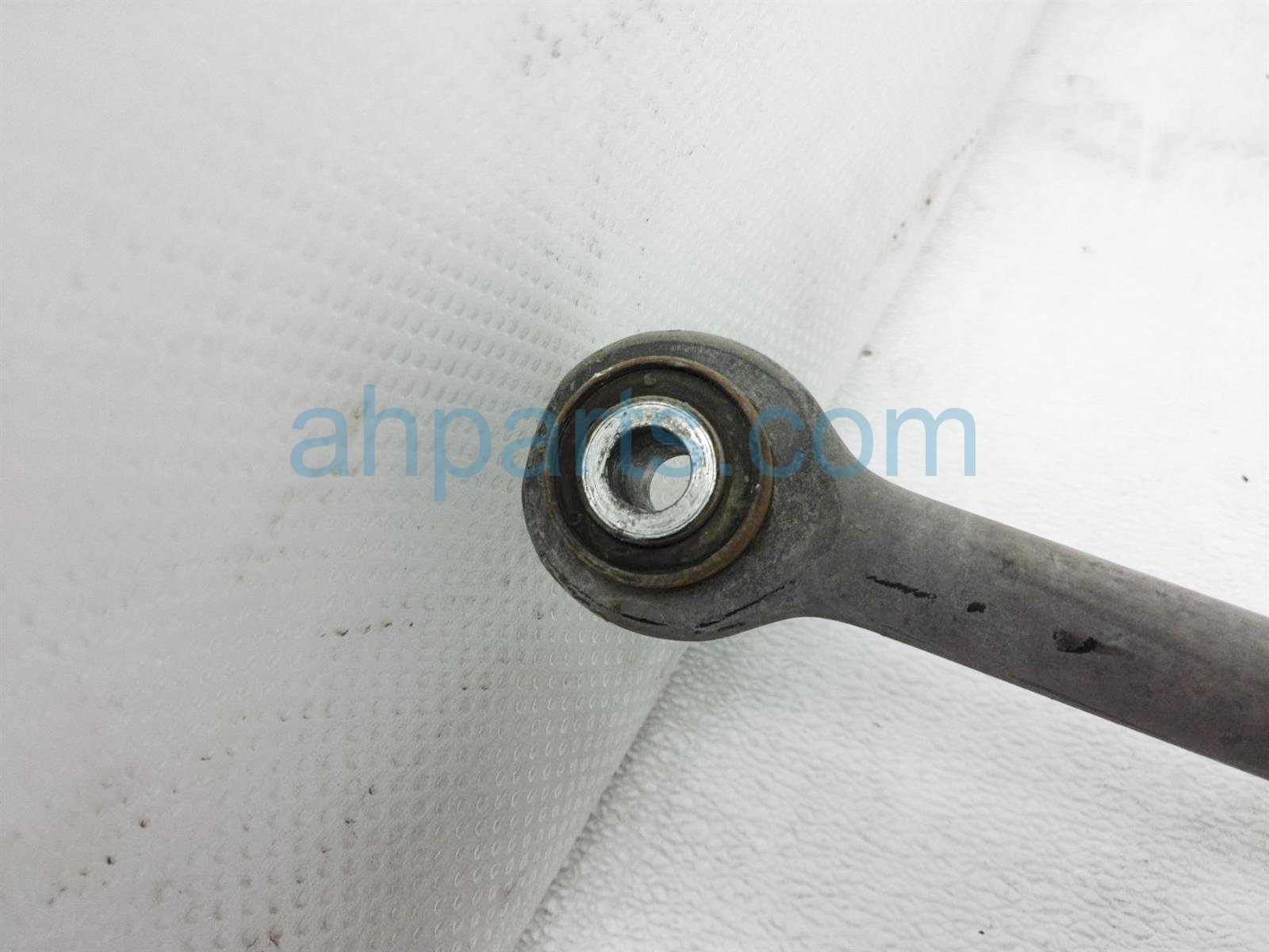 2016 Jeep Wrangler Stabilizer / Sway Rear Track Bar 52060024AE