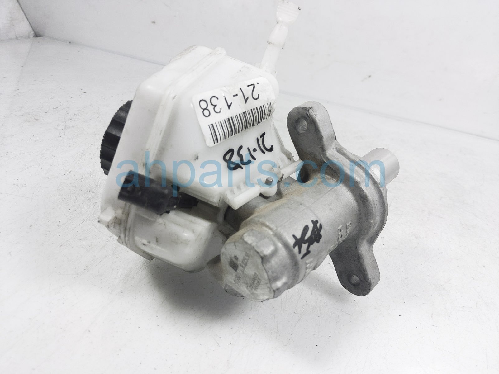 Sold 2017 BMW 320i Brake Master Cylinder 34-33-6-851-095,