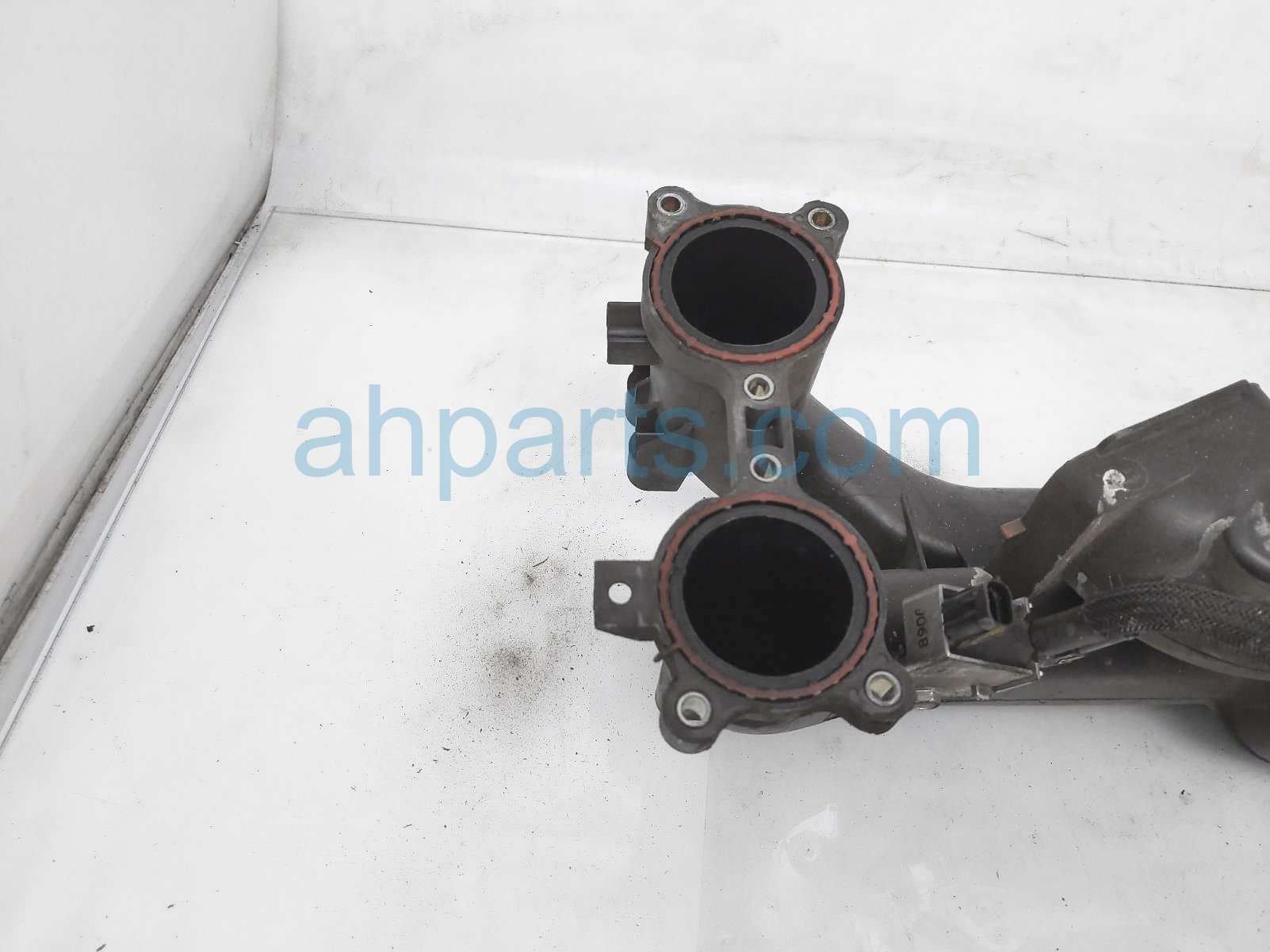 Sold 2009 Subaru Impreza Upper Intake Manifold 14011AB900