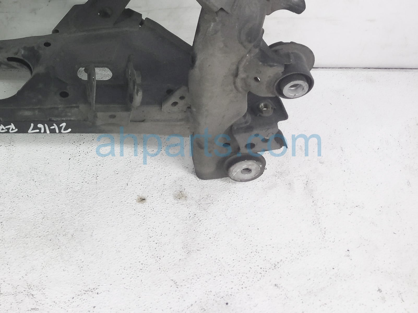 Sold 2004 Mazda RX8 Crossmember Rear Sub Frame / Cradle F151-28-80XM,