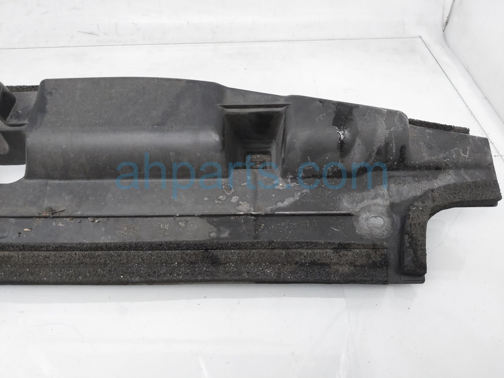 Sold 2018 Toyota C-HR Lower Air Guide 16592-0T030,