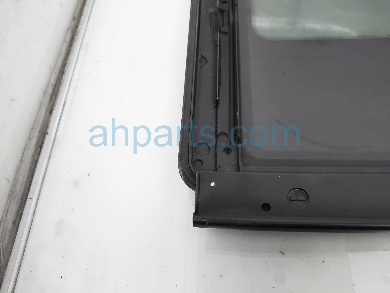 Sold 2014 BMW Mini Cooper Rear Sunroof Glass Window 54-10-7-379-620,