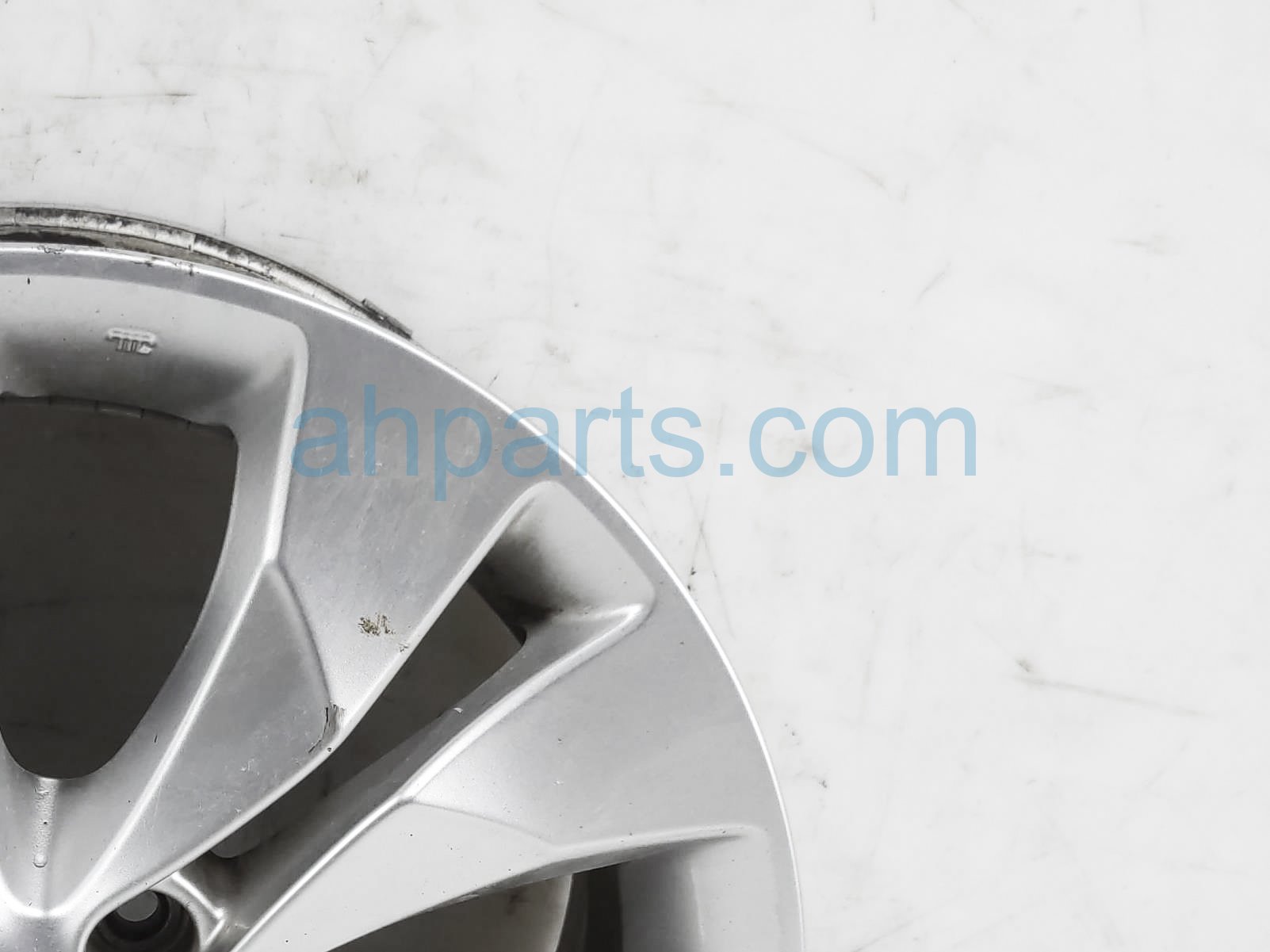 Sold 2014 Honda CR-V Rear Passenger Wheel / Rim - Light Curb Rash 42700 ...