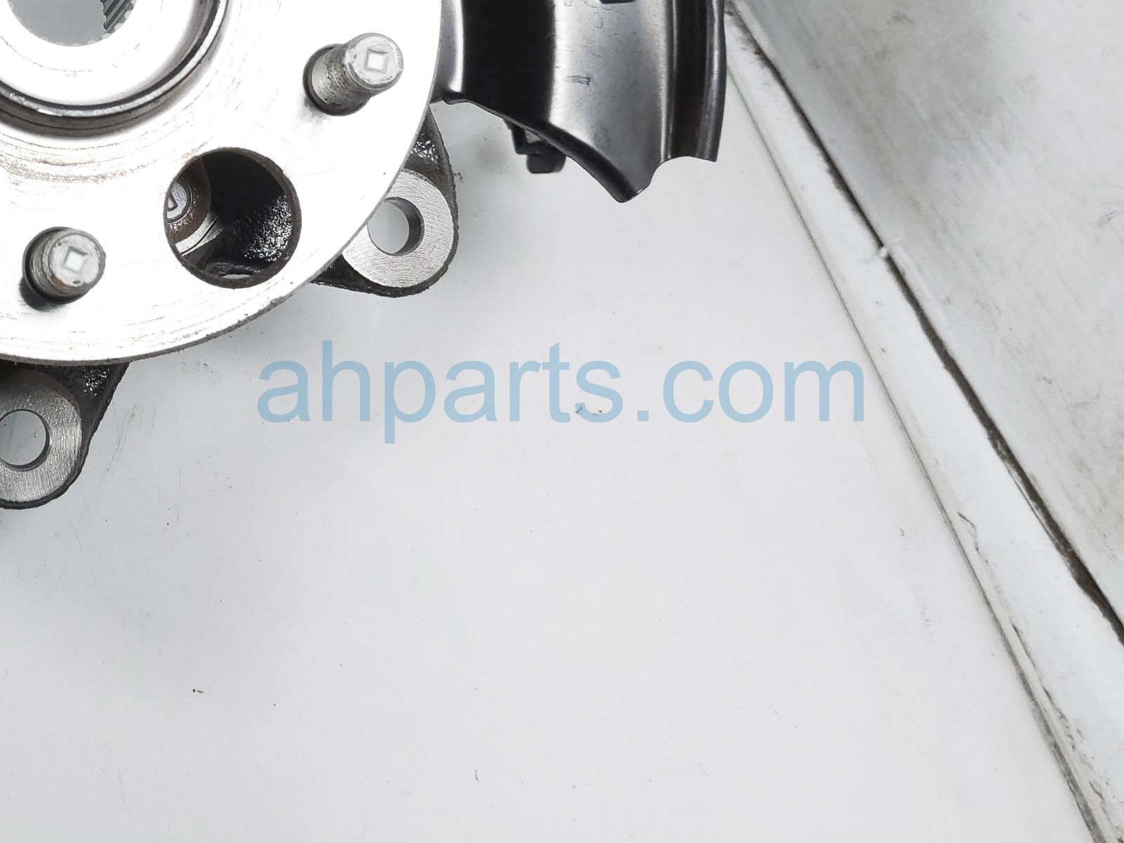 Sold 2021 Toyota Venza Axle Stub Rear Driver Spindle Knuckle Hub 42305 ...