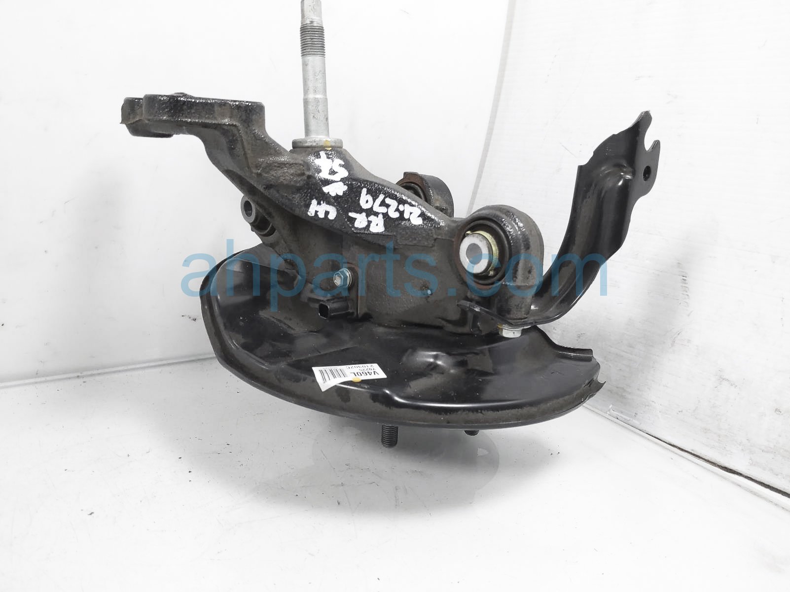 Sold 2021 Toyota Venza Axle Stub Rear Driver Spindle Knuckle Hub 42305 ...