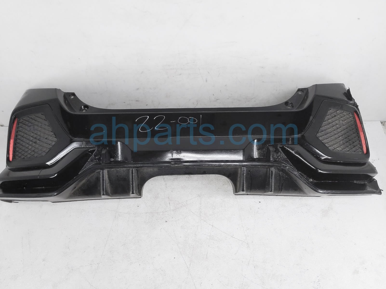 Sold 2018 Honda Civic Rear Bumper Cover - Black - Note 04715-TGH-A00ZZ,