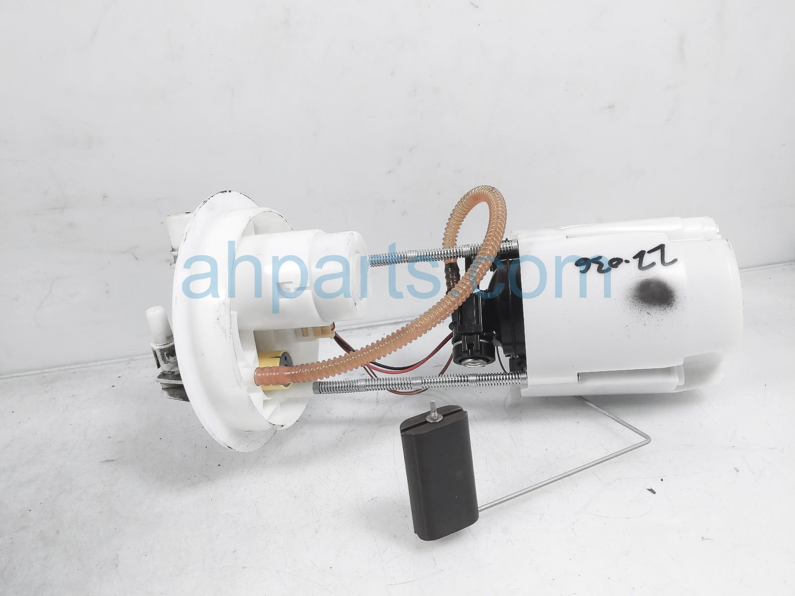 Sold 2015 Honda Civic Gas / Fuel Pump 17045-TR0-A00,