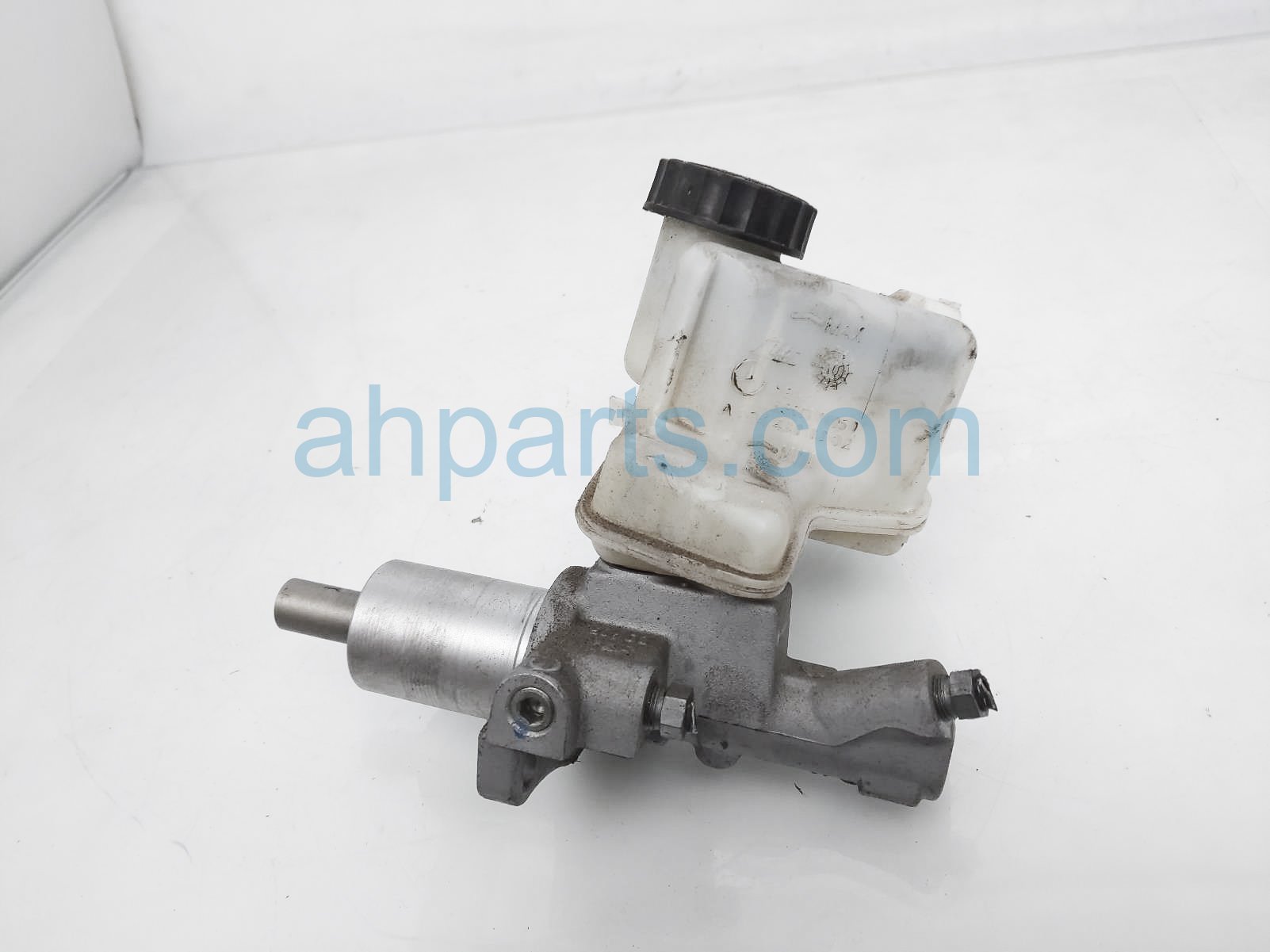 Sold 2011 Mercedes C300 Brake Master Cylinder 204-430-05-01,