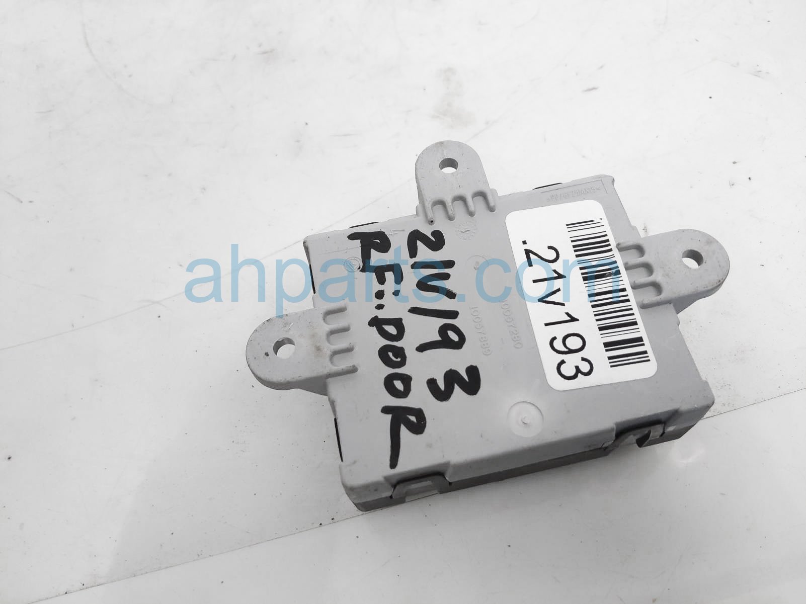 Sold 2012 Volvo Xc60 Front Passenger Door Control Module Unit 31343030,