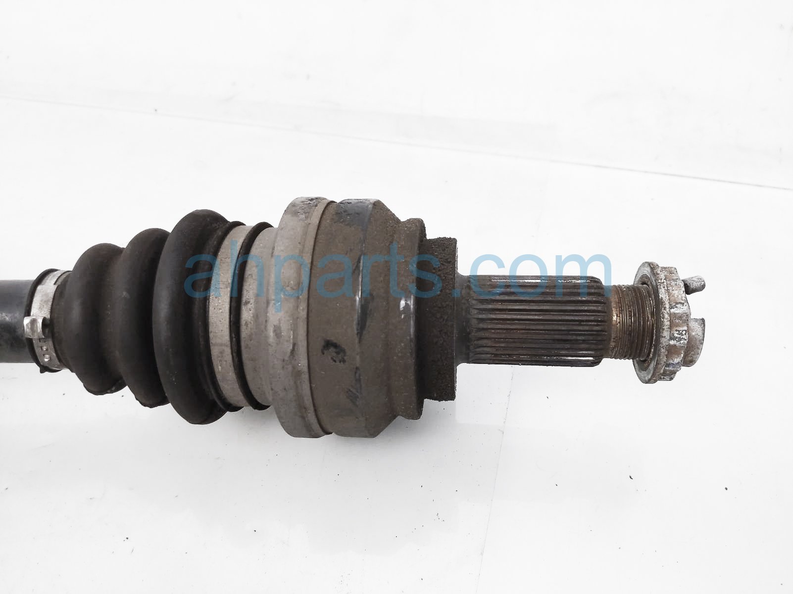 Sold 2006 BMW 330i Rear Driver Axle Drive Shaft - Rwd 33-20-7-561-795,