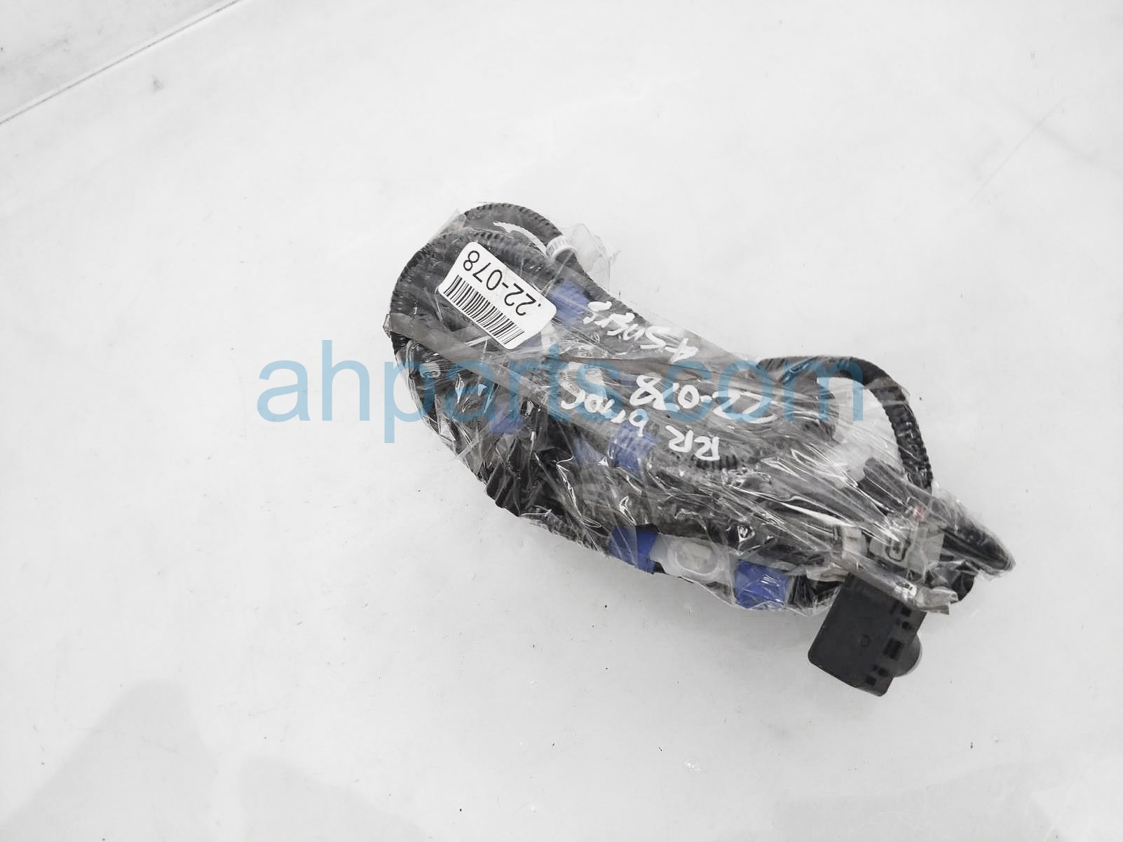 Sold 2021 Toyota Venza Rear Parking Sensors W/ Harness 82182-48290,