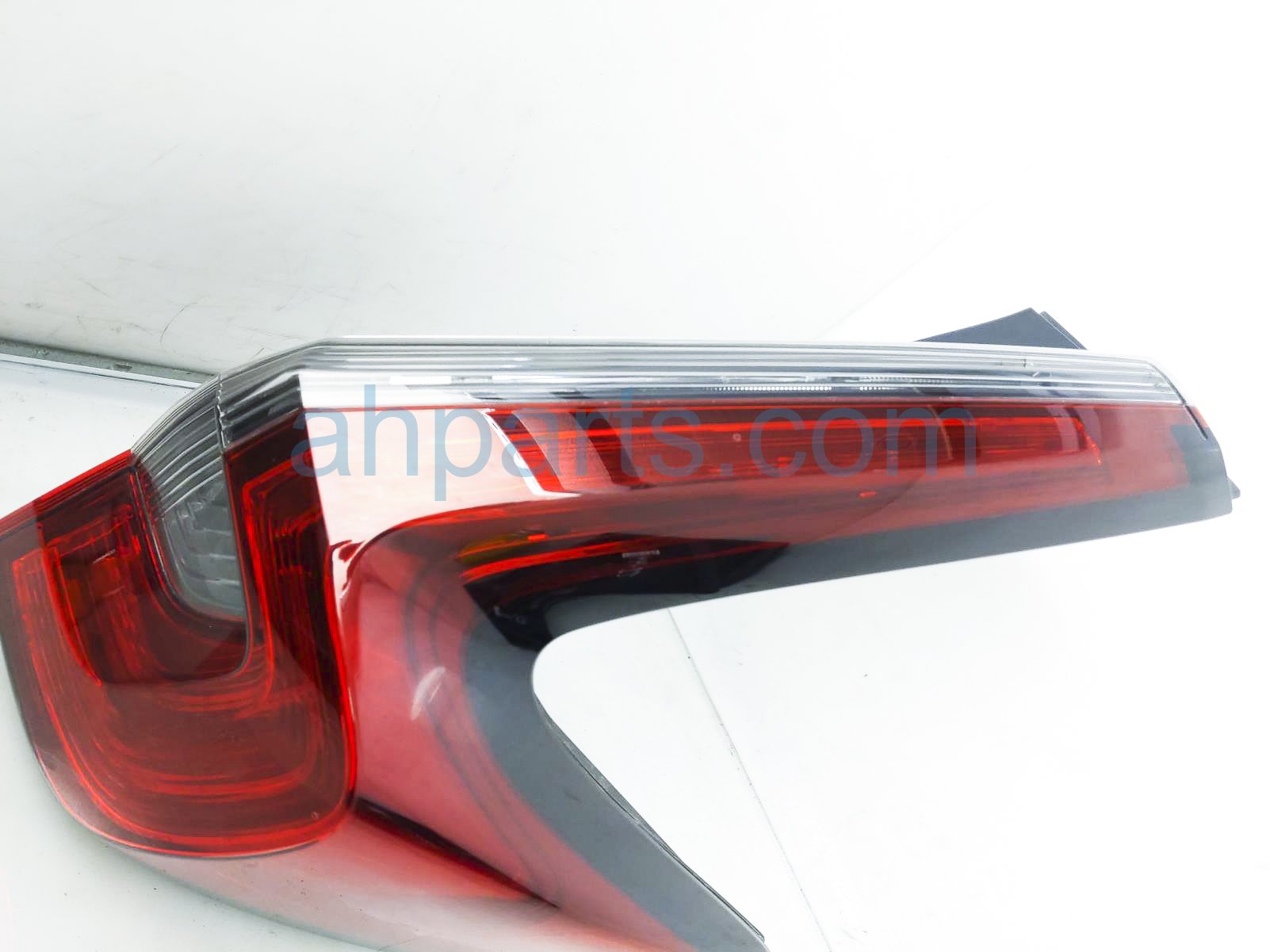 Sold 2020 Honda CR-V Light / Rear Passenger Tail Lamp (on Body) 33500 ...