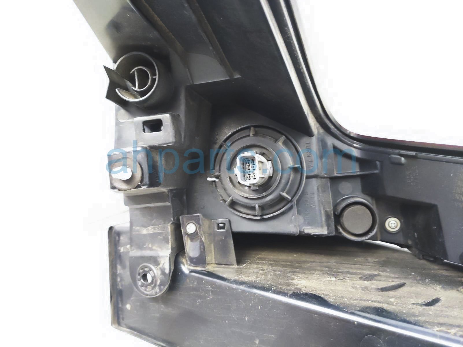 Sold 2020 Honda CR-V Light / Rear Passenger Tail Lamp (on Body) 33500 ...