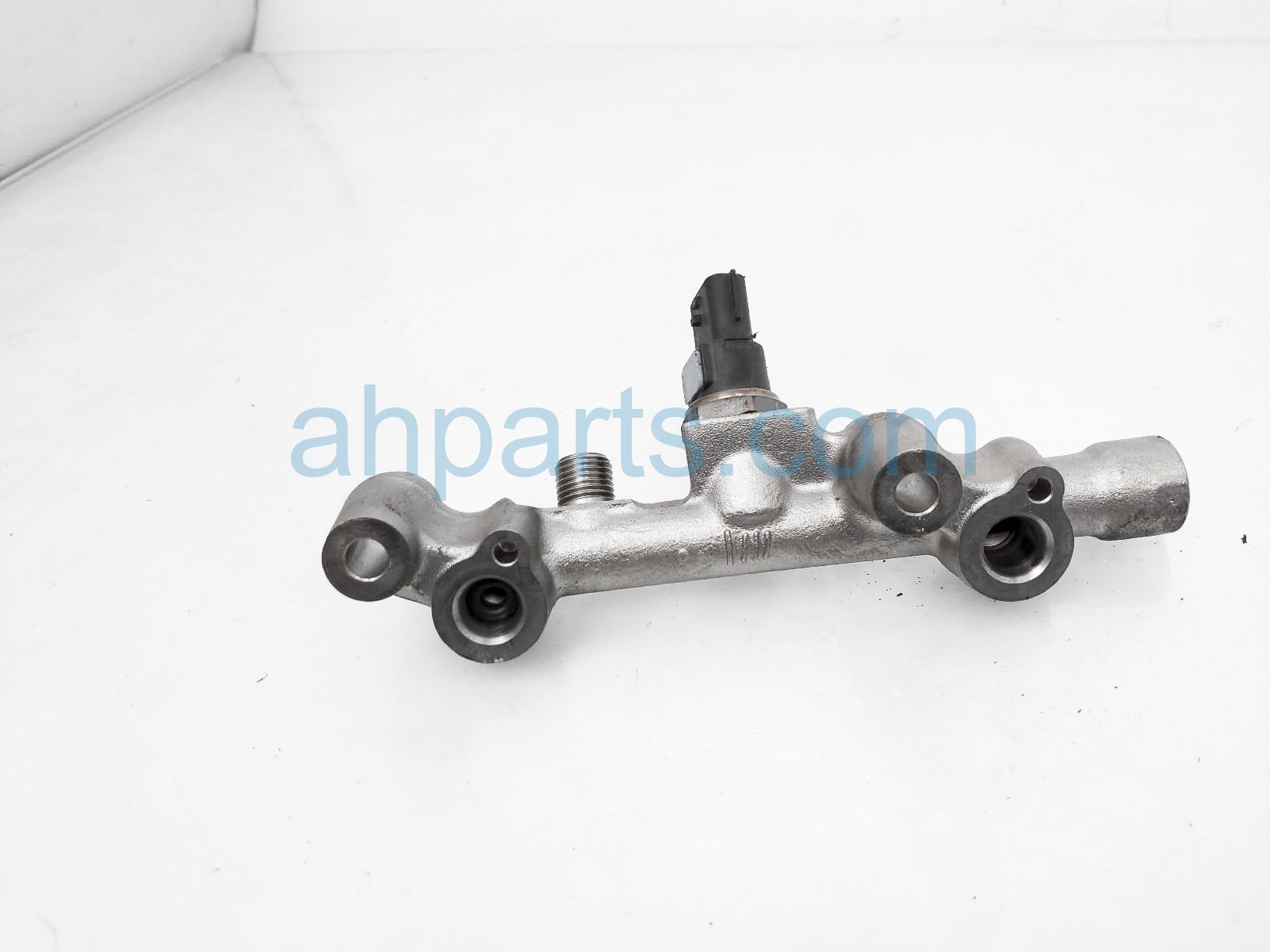 2017 Toyota 86 Injector Passenger Fuel Rail Assy SU003-06459,