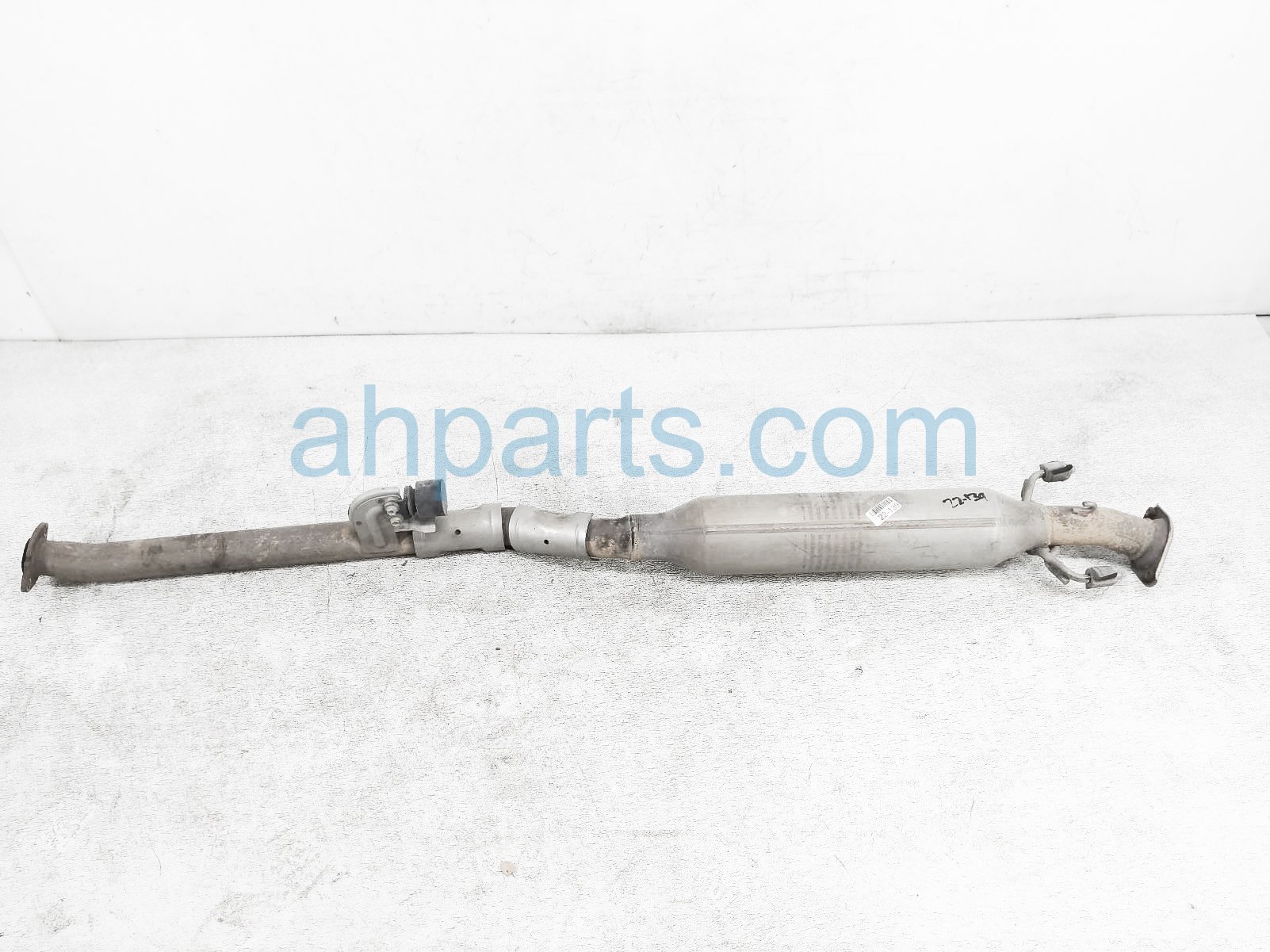 Sold 2017 Toyota Sienna Catalytic Exhaust Converter & Pipe Assy 17420 ...