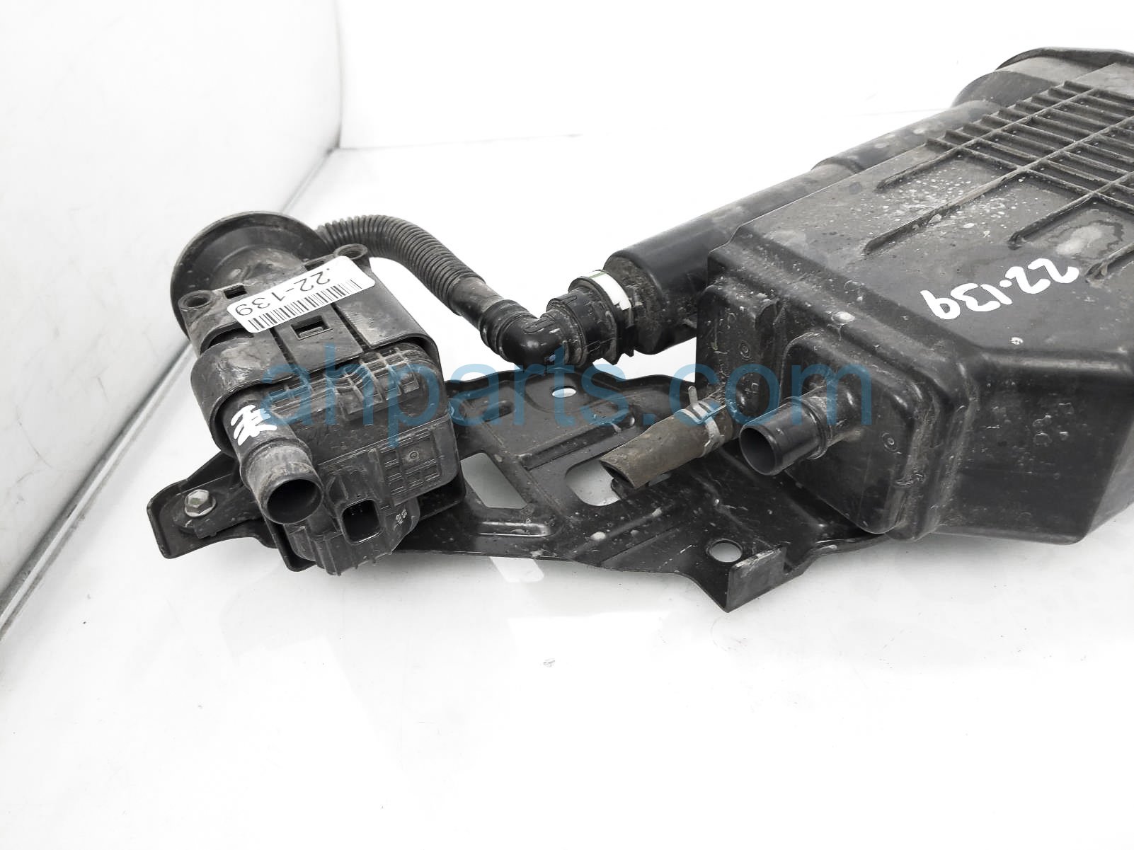 2017 Toyota Sienna Fuel Vapor Charcoal Canister 77740-08080