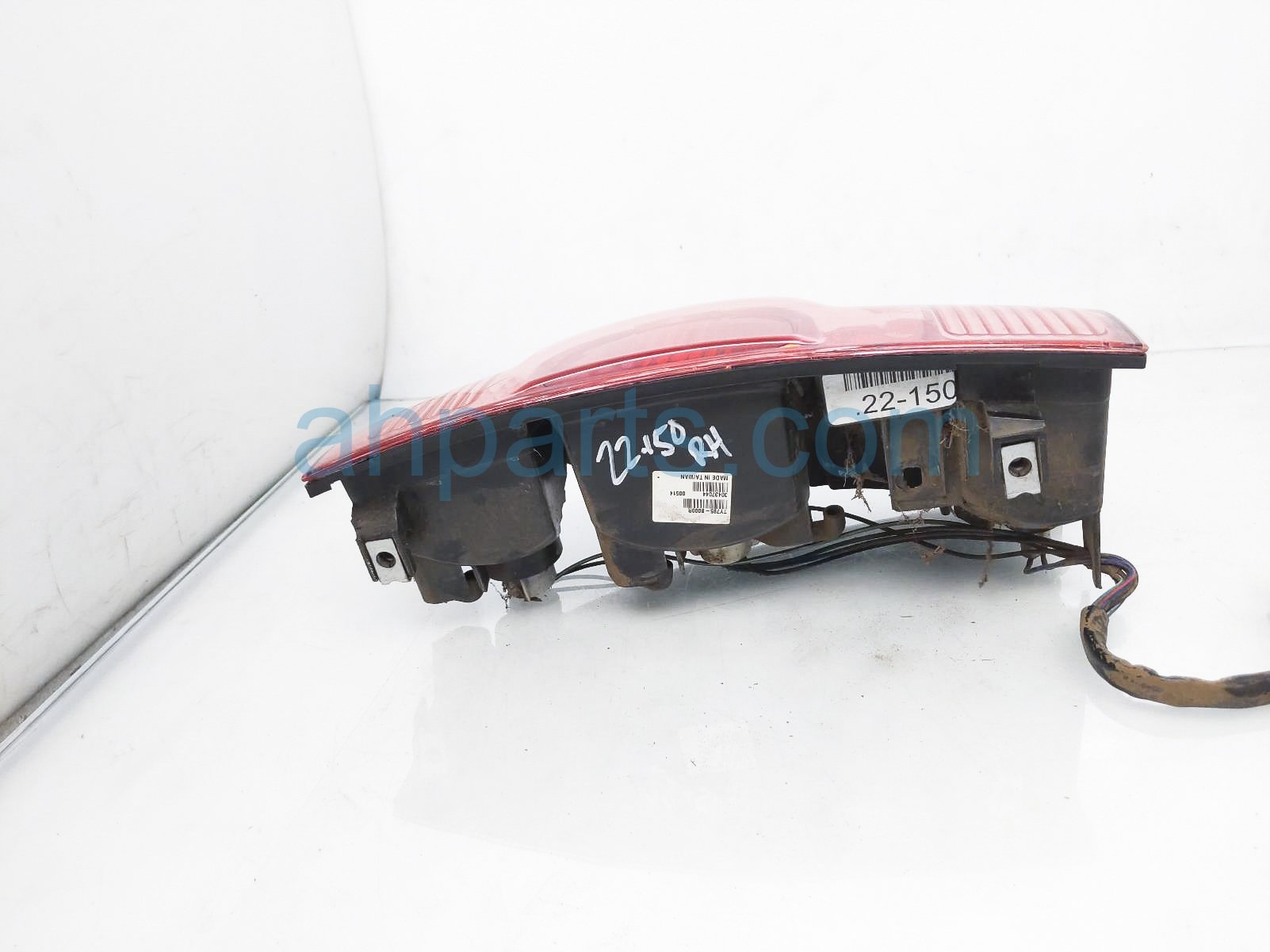 Sold 2008 Toyota Tacoma Light / Rear Passenger Tail Lamp (on Body ...