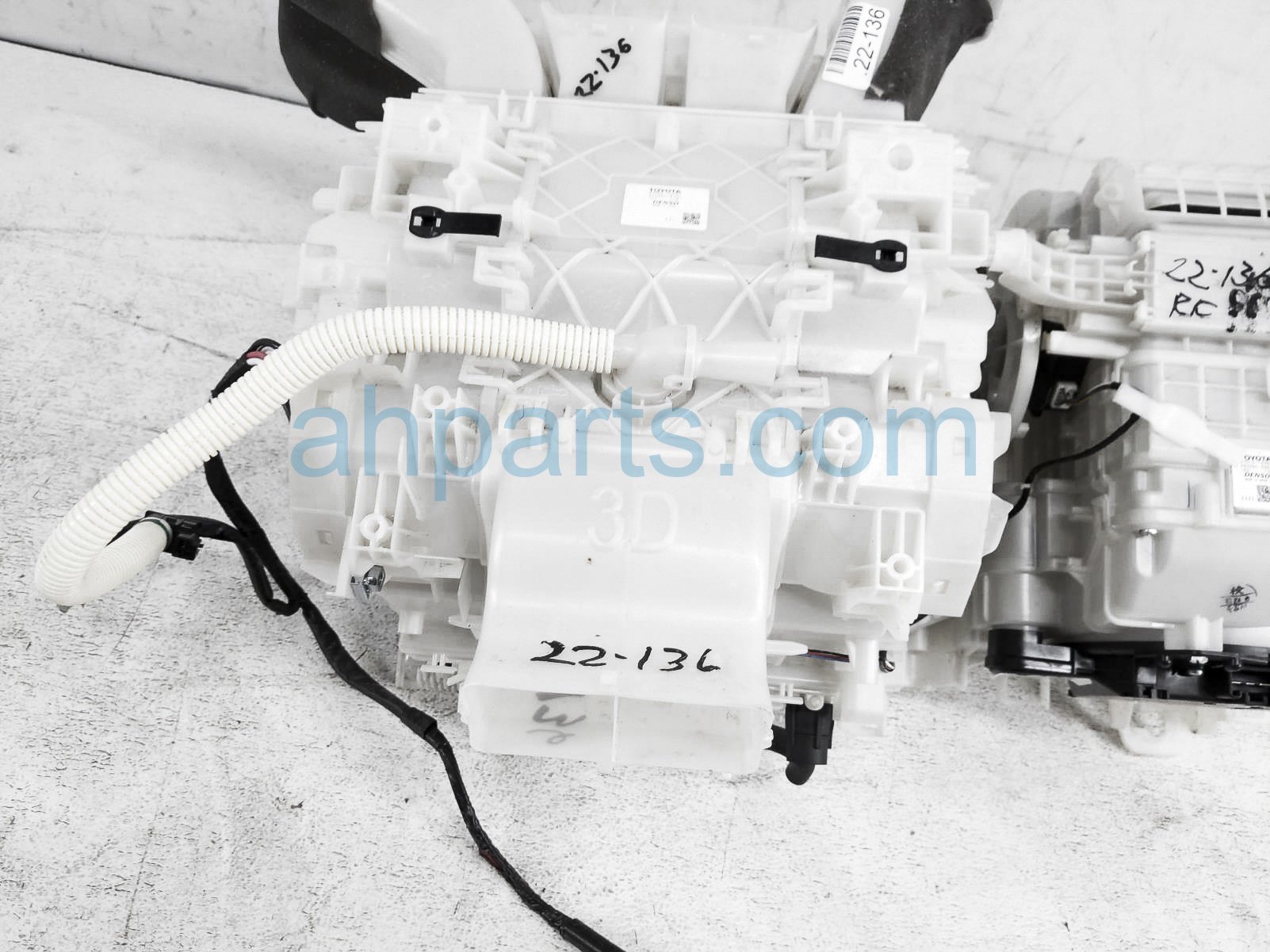 Sold 2019 Toyota C-HR Heater Core W/ Blower Motor Housing 87050-12C00,