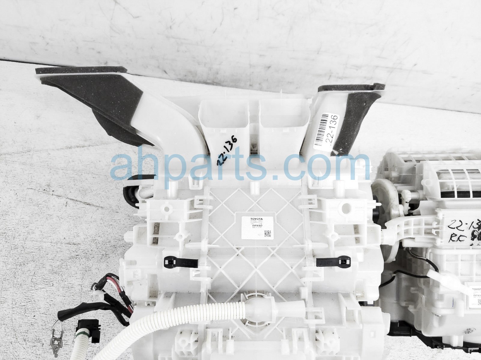 2019 Toyota C-HR Heater Core W/ Blower Motor Housing 87050-12C00,