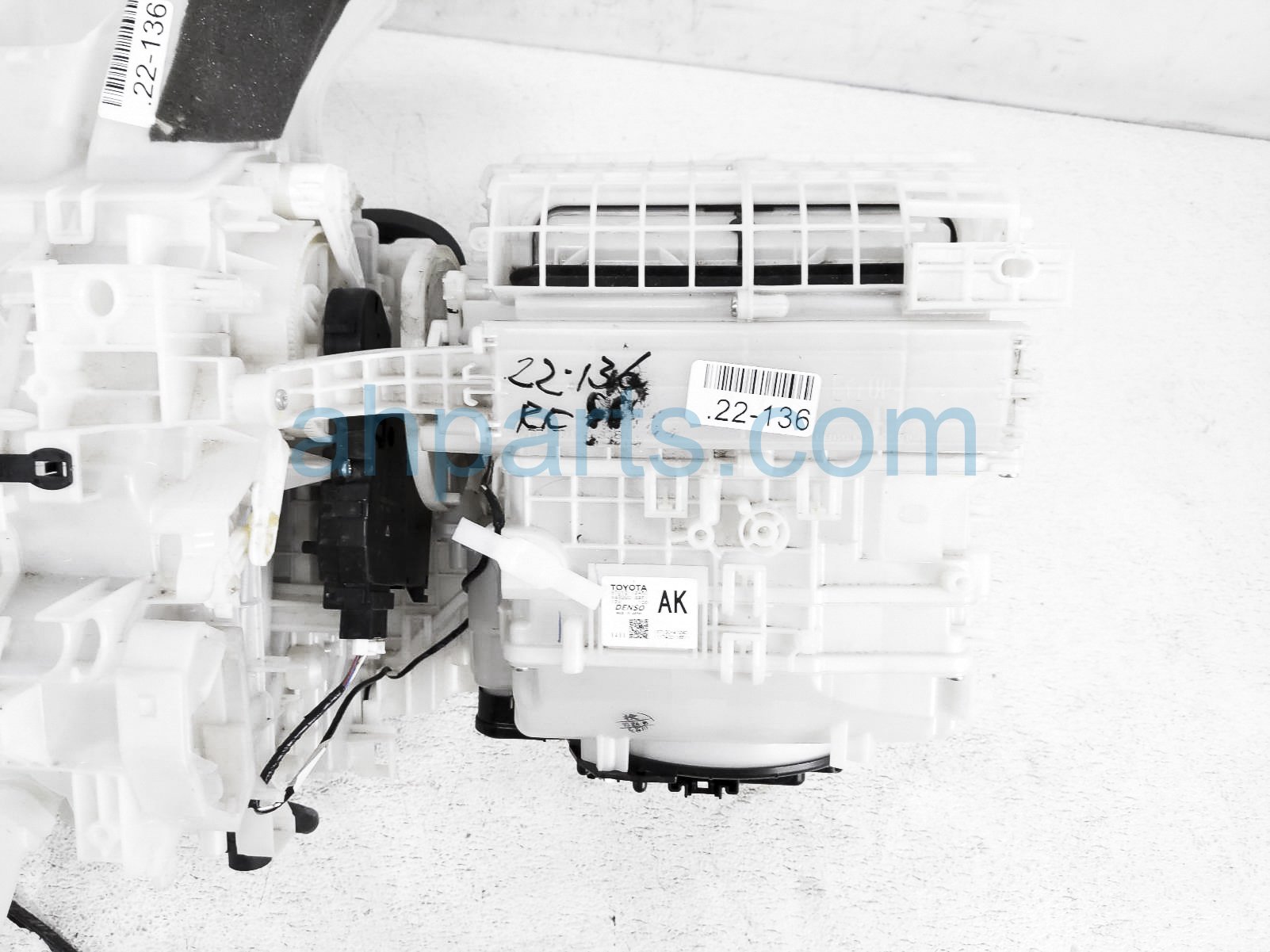 Sold 2019 Toyota C-HR Heater Core W/ Blower Motor Housing 87050-12C00,