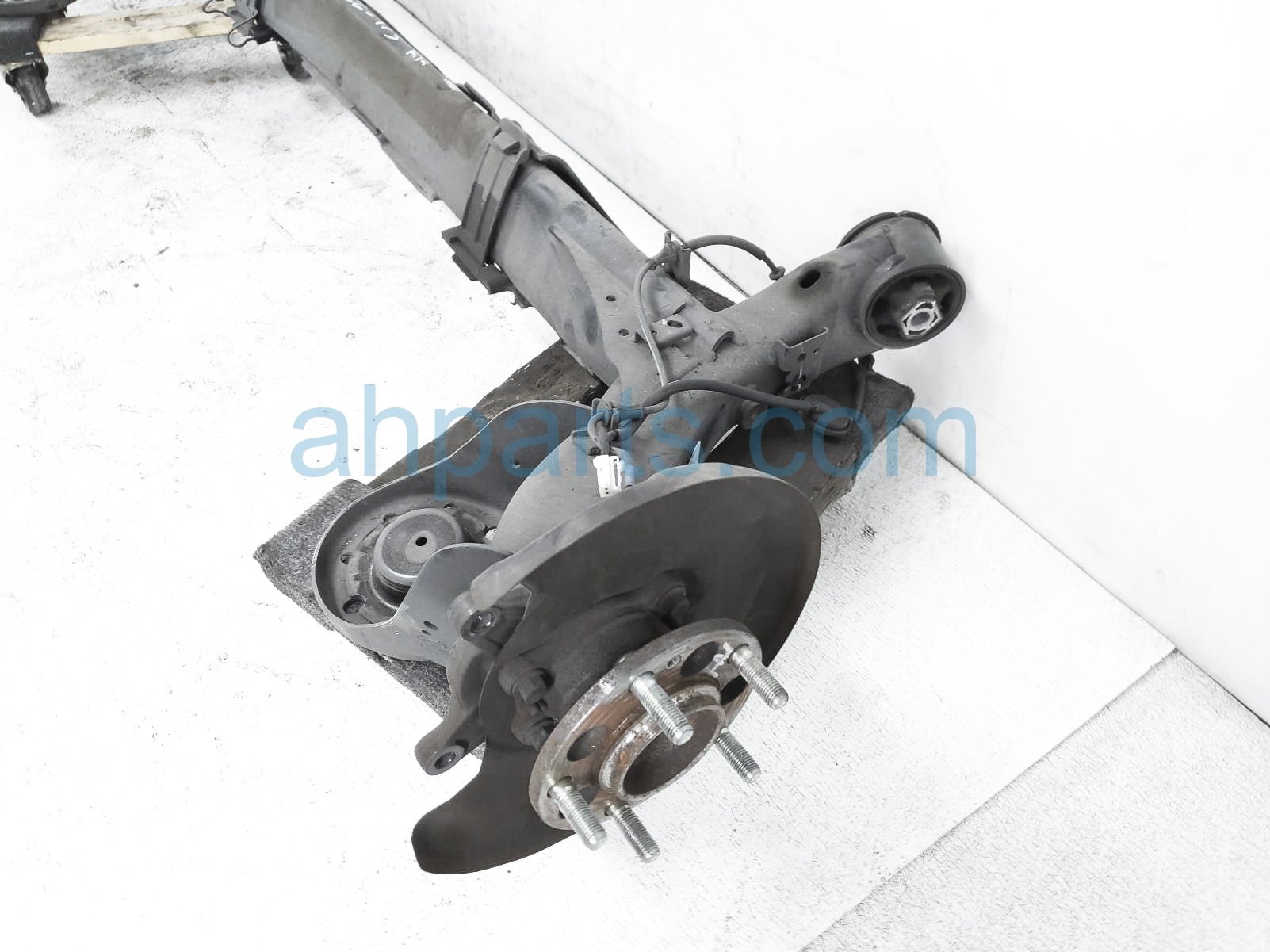 Sold 2014 Hyundai Veloster Rear Axle Torsion Beam 55100-2V501,