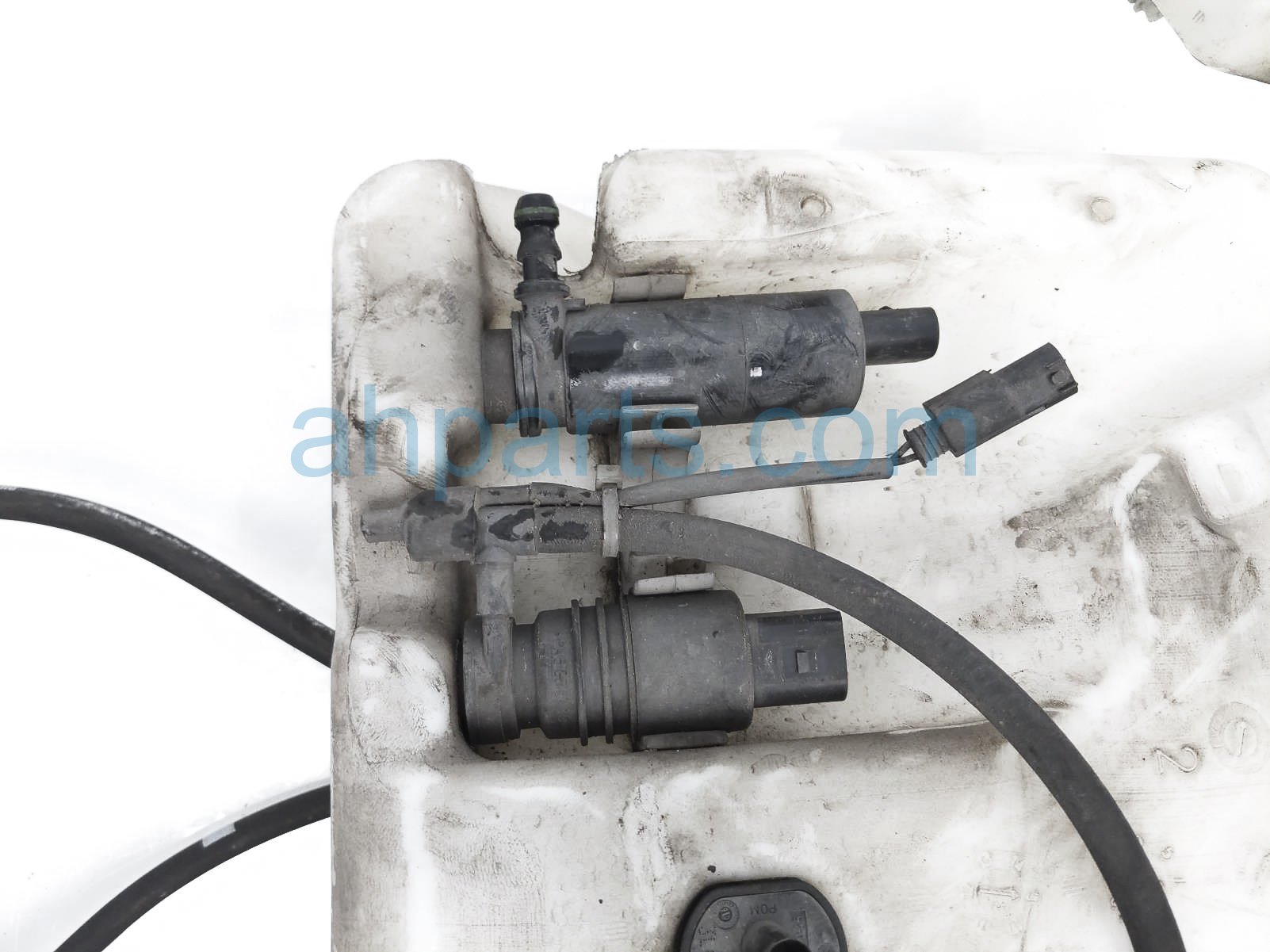 2007 Mercedes Clk350 Windshield Washer Reservoir Tank 203-869-00-20,