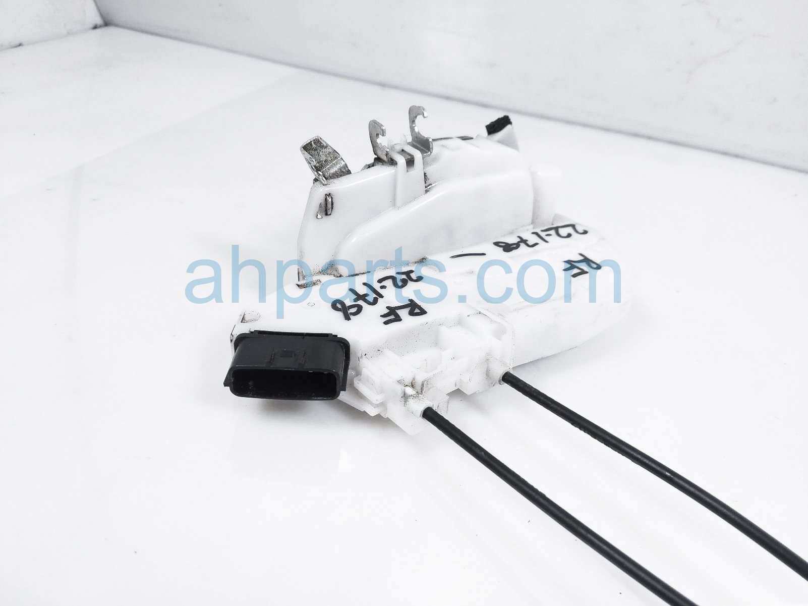 Sold 2017 Infiniti Q60 Passenger Door Lock Actuator 80500-5CH0A,