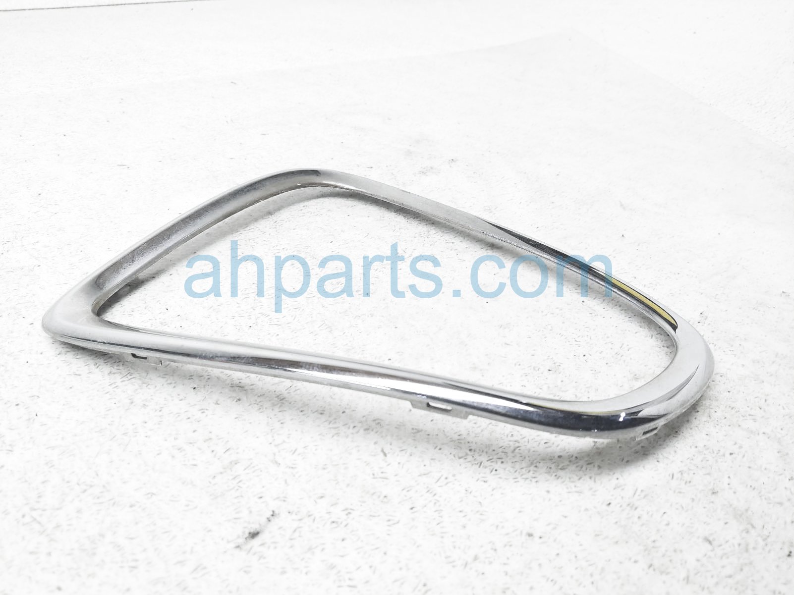 Sold 2010 BMW Mini Cooper Tail Light / Rear Driver Lamp Trim Bezel ...
