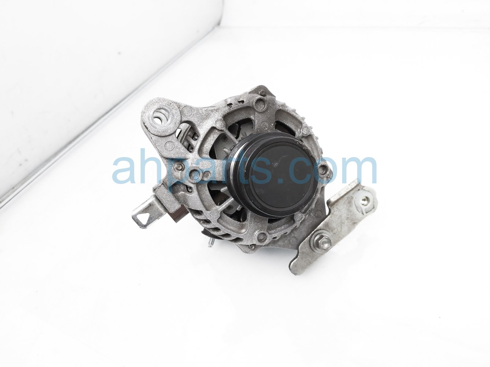 Sold 2020 Toyota Corolla Alternator / Generator 27060-0T480,