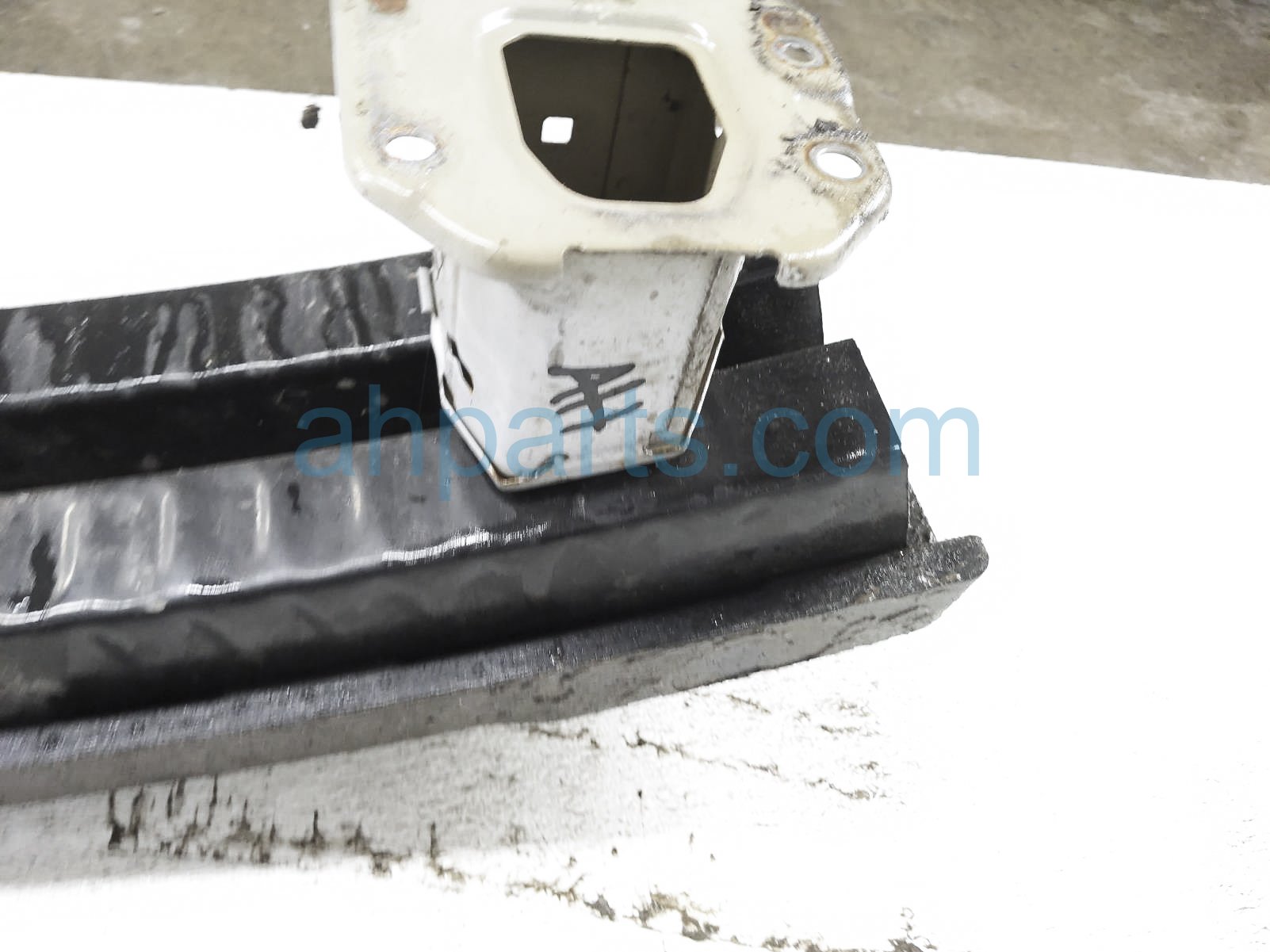 Sold 2015 Honda Civic Beam Rear Bumper Reinforcement Bar 71570-TR3-A50,