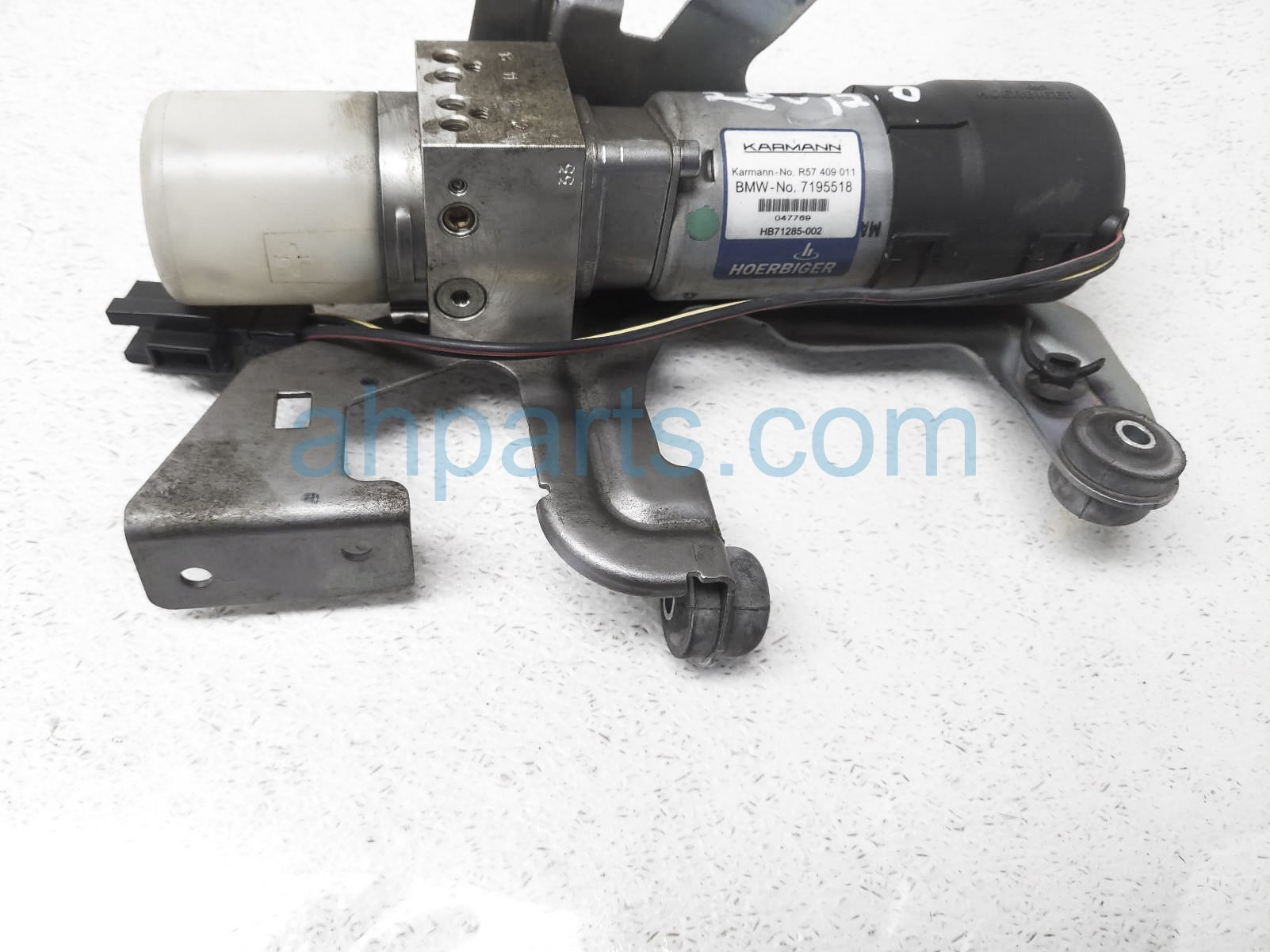 Sold 2010 BMW Mini Cooper Convertible Hydraulic Pump Assy 54-34-2-758-423,