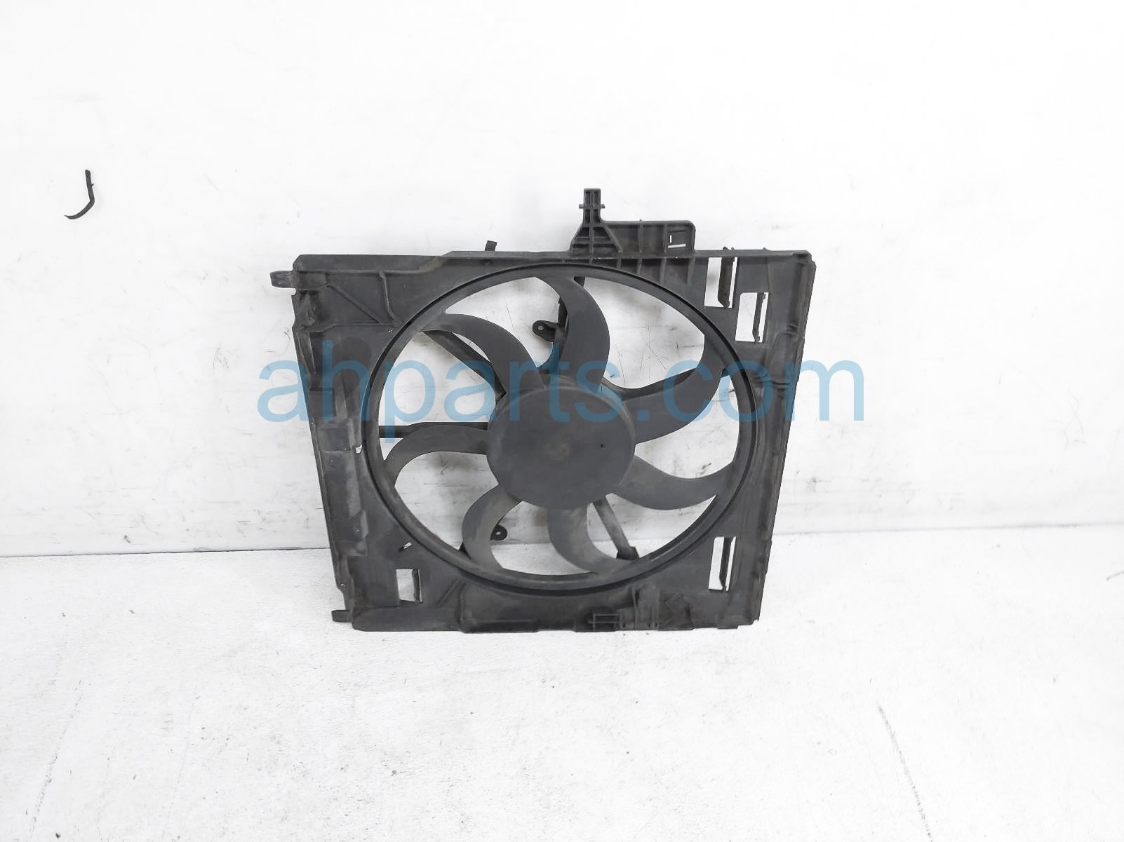 Sold 2009 BMW X5 Cooling Radiator Fan Assembly 17-42-8-618-240,