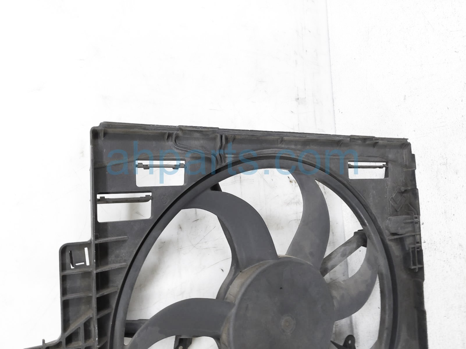 Sold 2009 BMW X5 Cooling Radiator Fan Assembly 17-42-8-618-240,