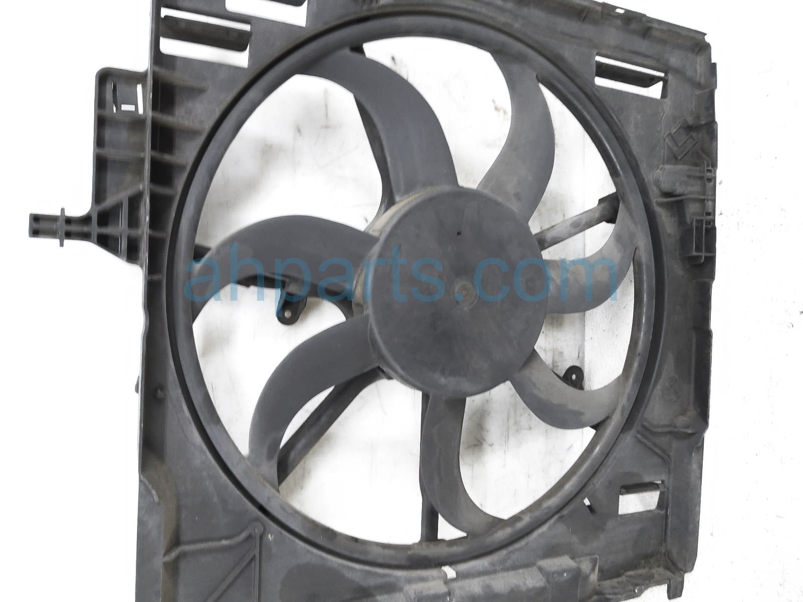 Sold 2009 BMW X5 Cooling Radiator Fan Assembly 17-42-8-618-240,