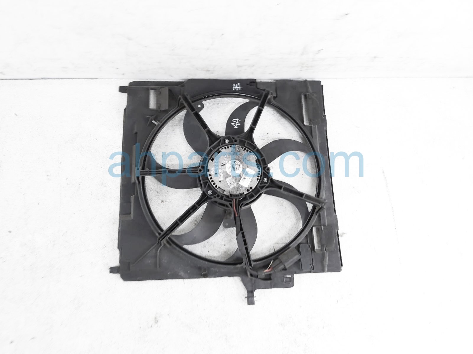 Sold 2009 BMW X5 Cooling Radiator Fan Assembly 17-42-8-618-240,