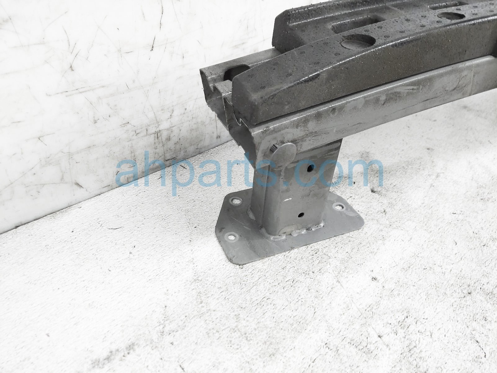 Sold 2020 Nissan Sentra Beam Rear Bumper Reinforcement Bar H5030-6LBMA,