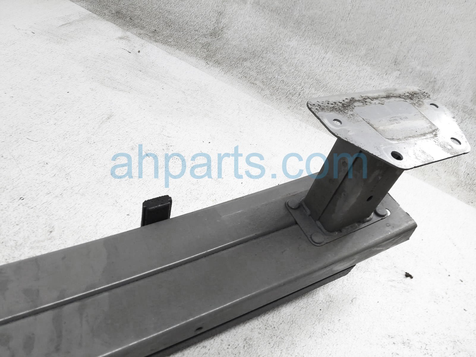 Sold 2020 Nissan Sentra Beam Rear Bumper Reinforcement Bar H5030-6LBMA,