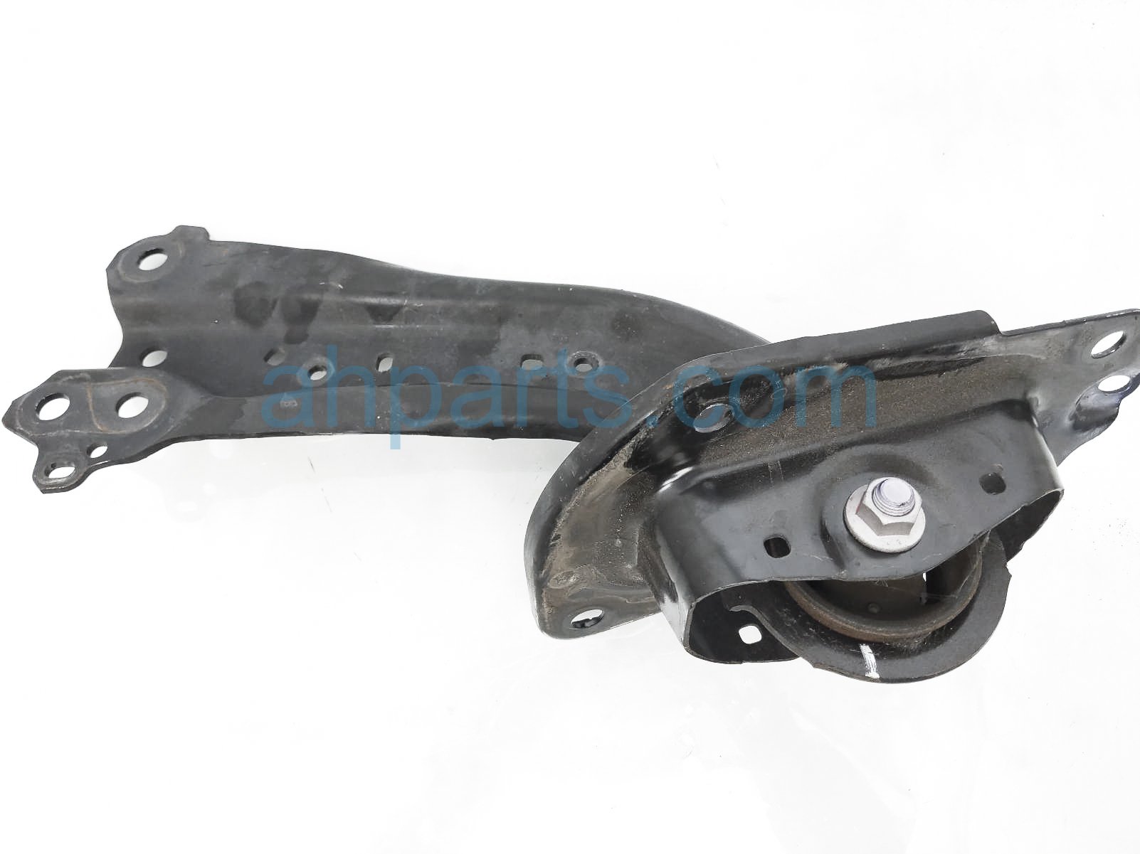 Sold 2019 Toyota Camry Lower Rear Driver Trailing Control Arm 48780-06120,