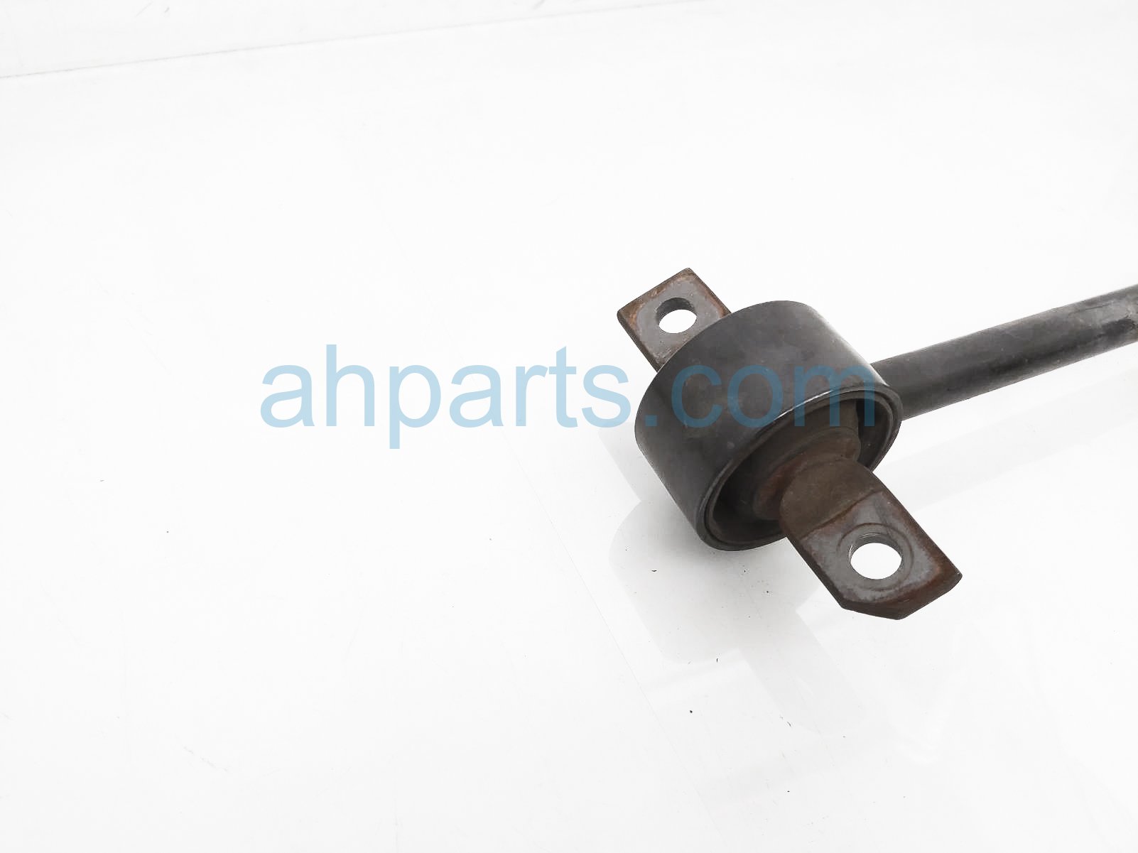 Sold 2016 Toyota Camry Lower Rear Driver Trailing Control Arm 487A0-06011,