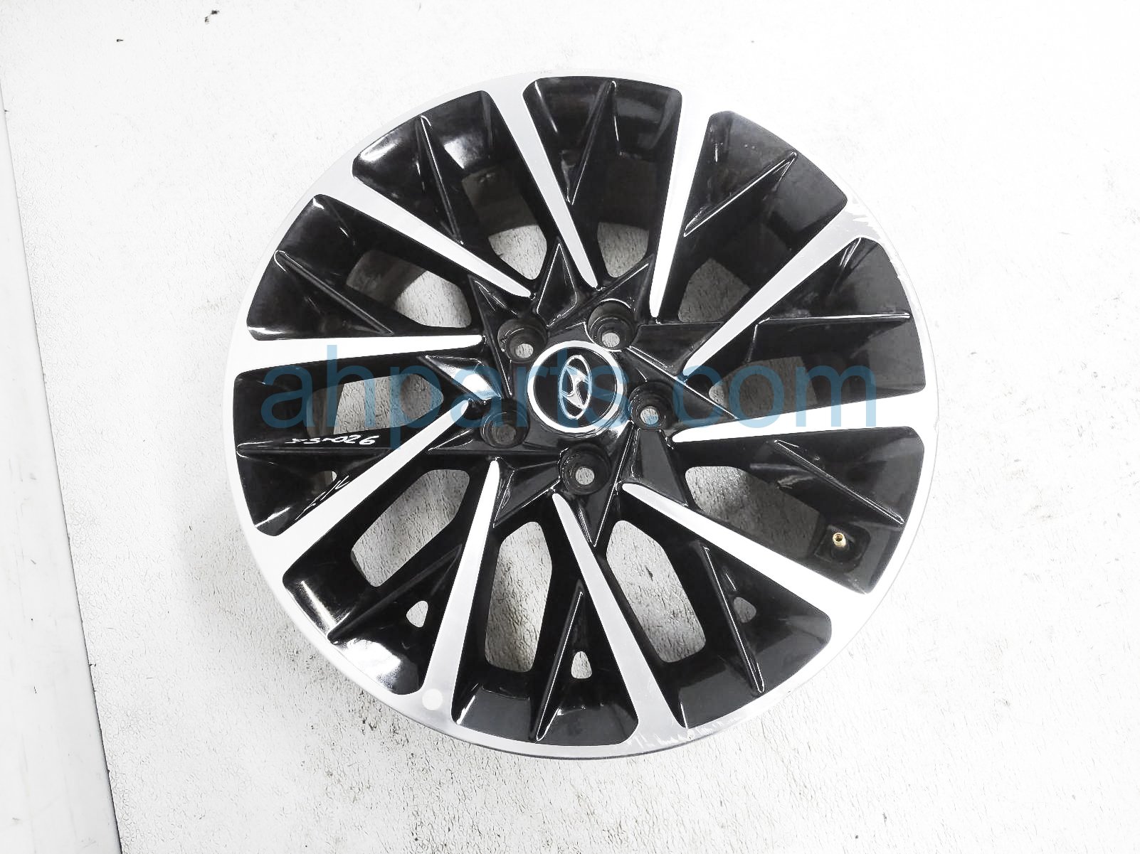 Sold 2020 Hyundai Sonata Rear Driver Wheel / Rim - 52910-L1310,