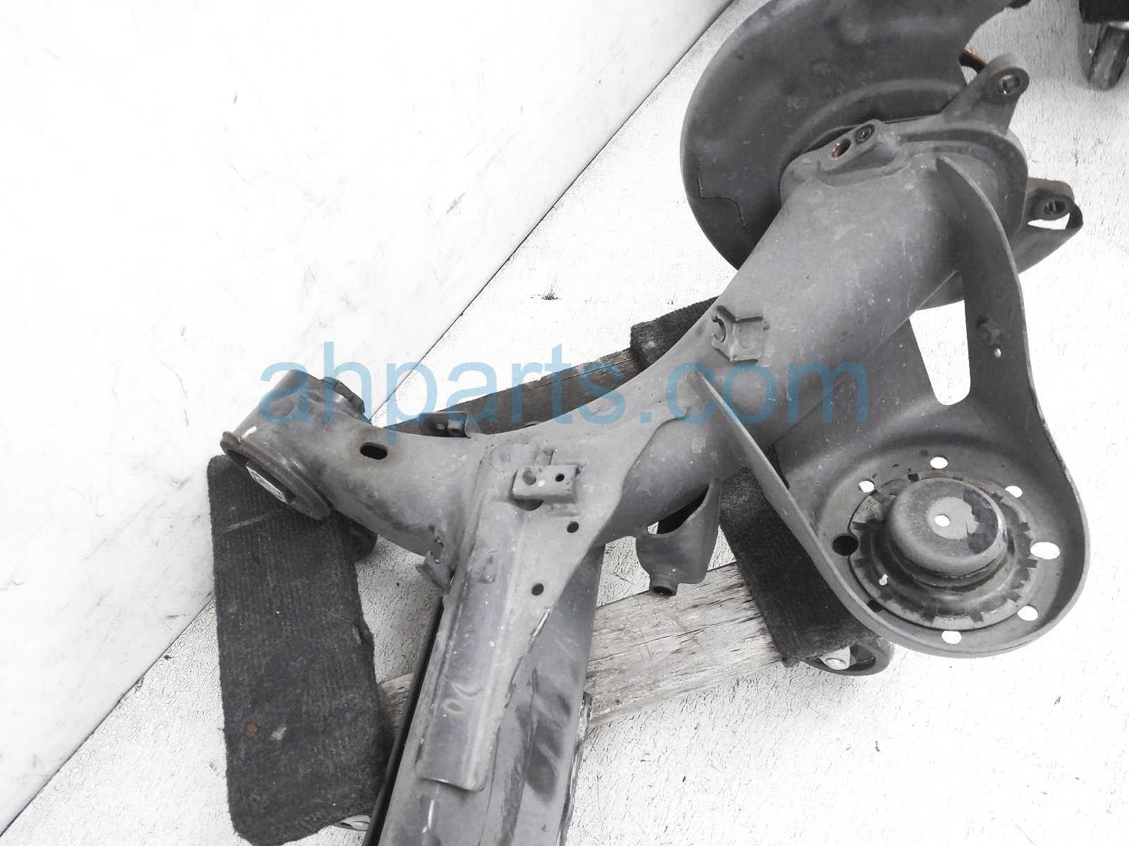 Sold 2016 Hyundai Veloster Rear Axle Torsion Beam 55100-2V501,
