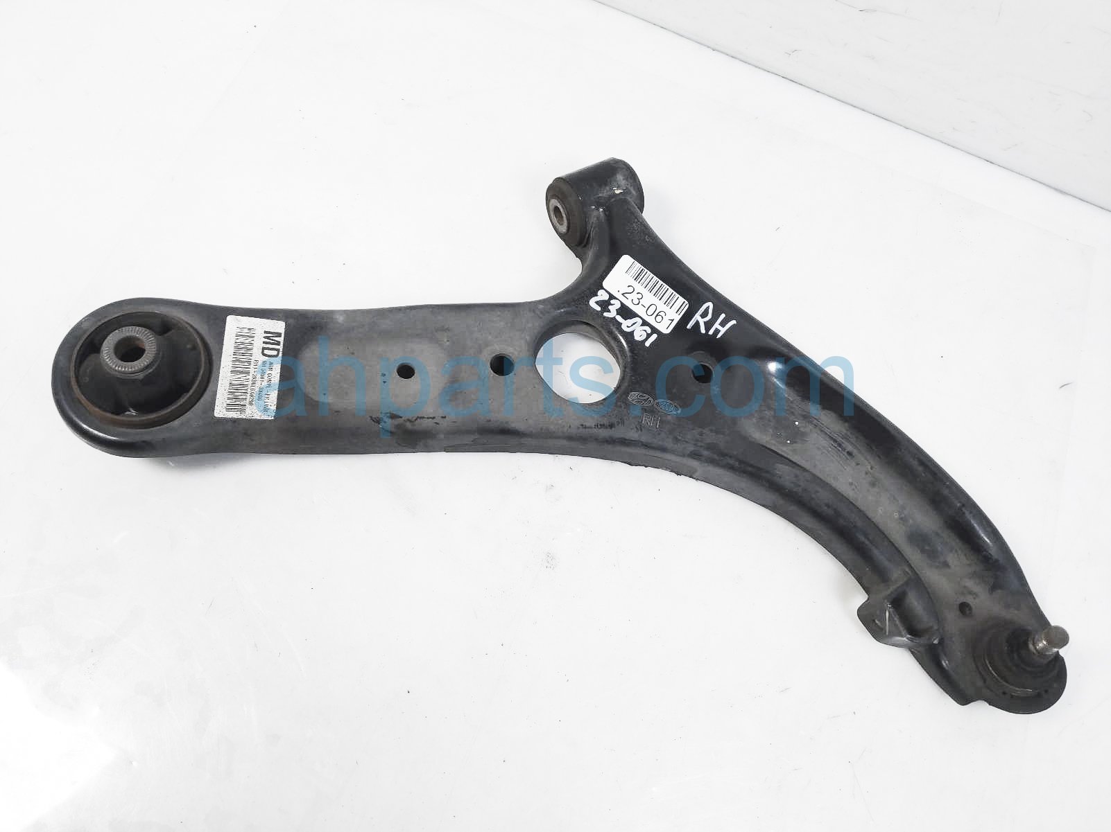 2016 Hyundai Veloster Front Passenger Lower Control Arm 54501-2V000