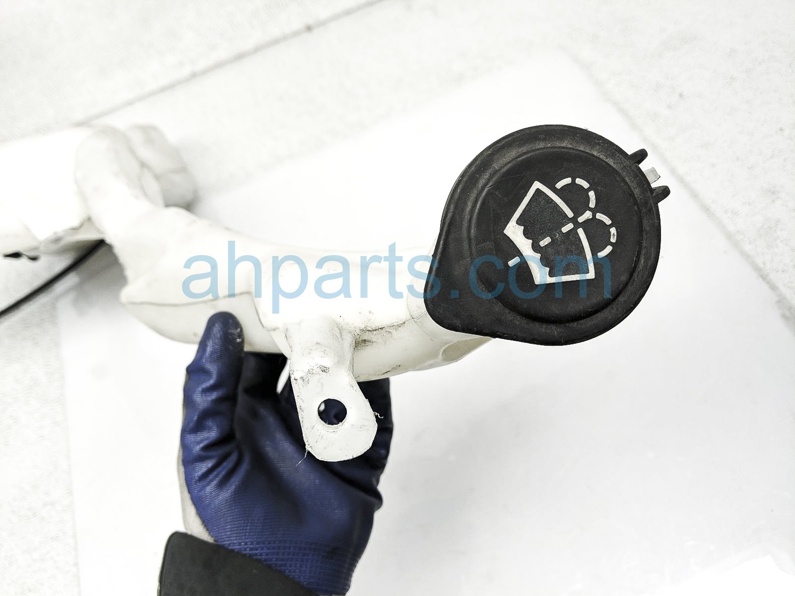 Sold 2009 BMW Mini Cooper Windshield Washer Reservoir Tank 61-66-7-368-642,