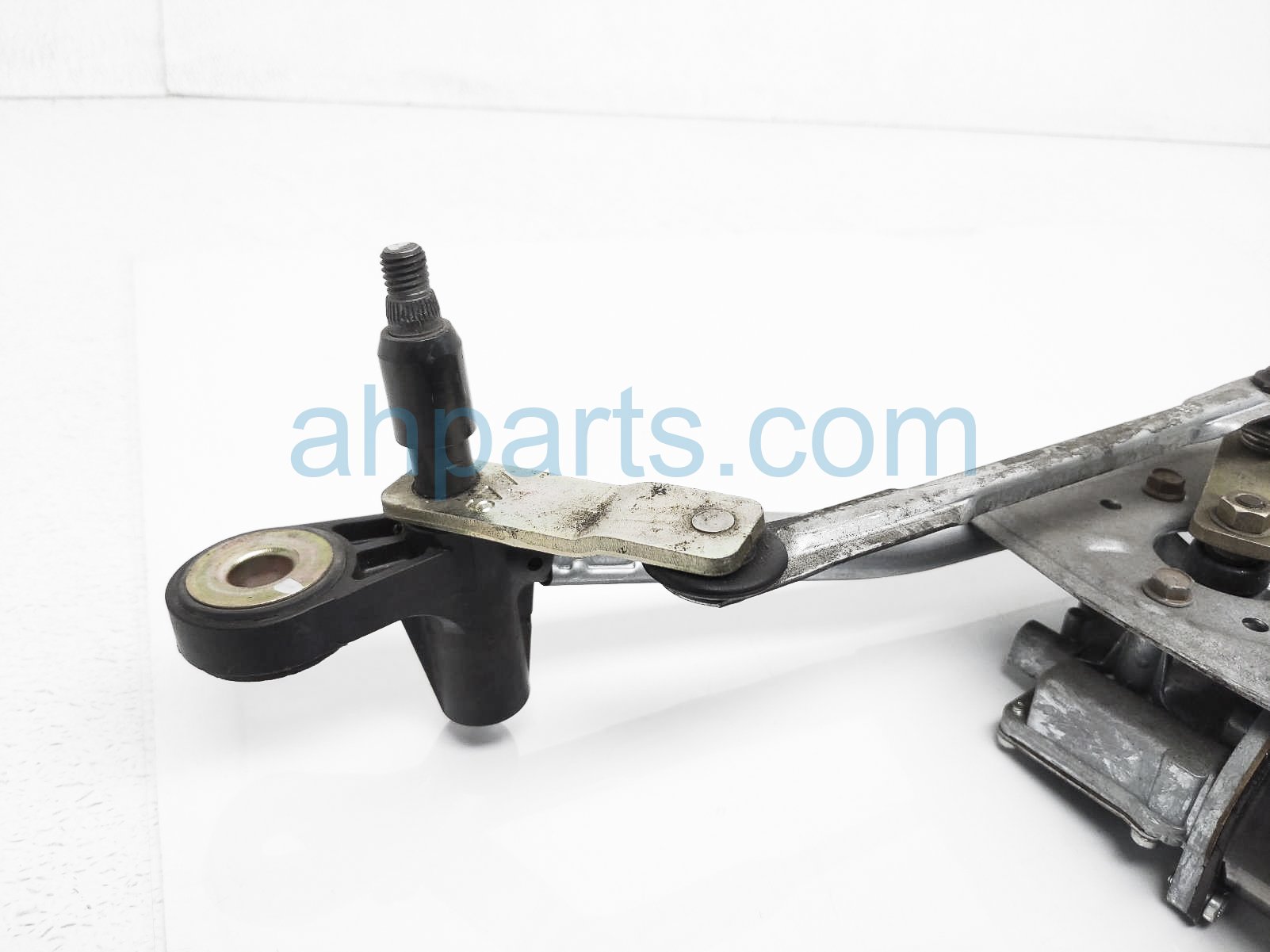 Sold 2003 BMW X5 Front Windshield Wiper Motor Assy 61-61-7-111-535,